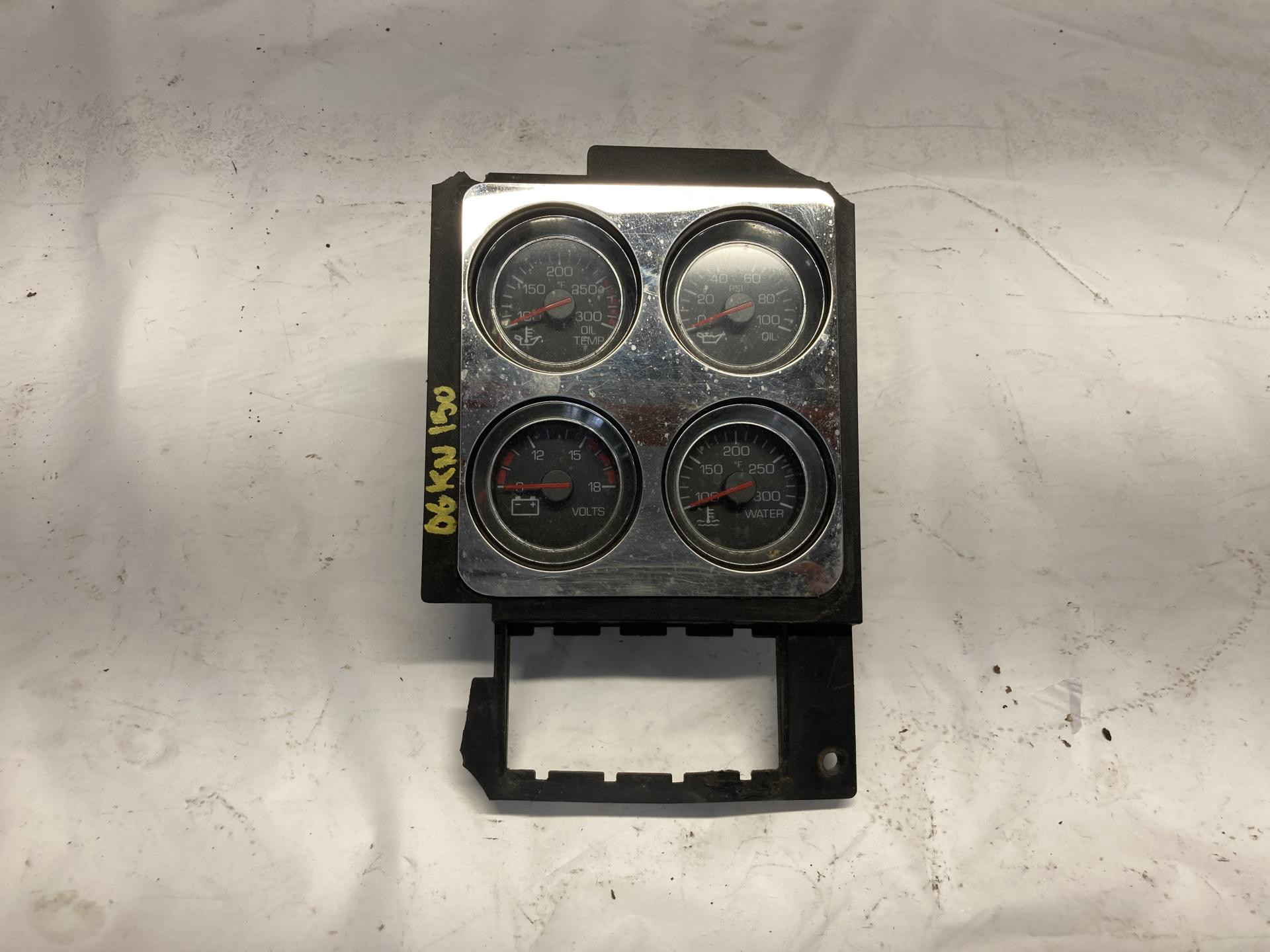 S77-1021 | Kenworth T600 Dash Panel for Sale