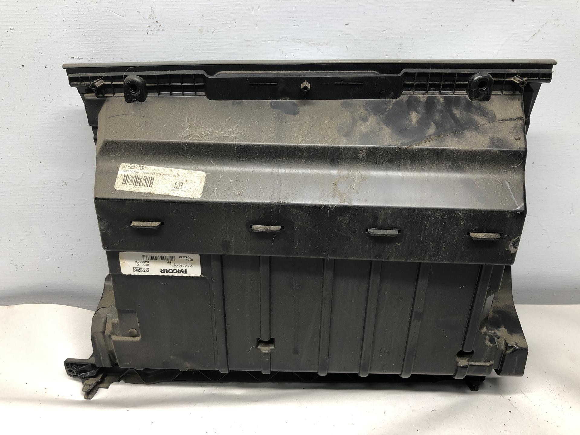 S10-1010-0671 | Kenworth T680 Dash Panel for Sale