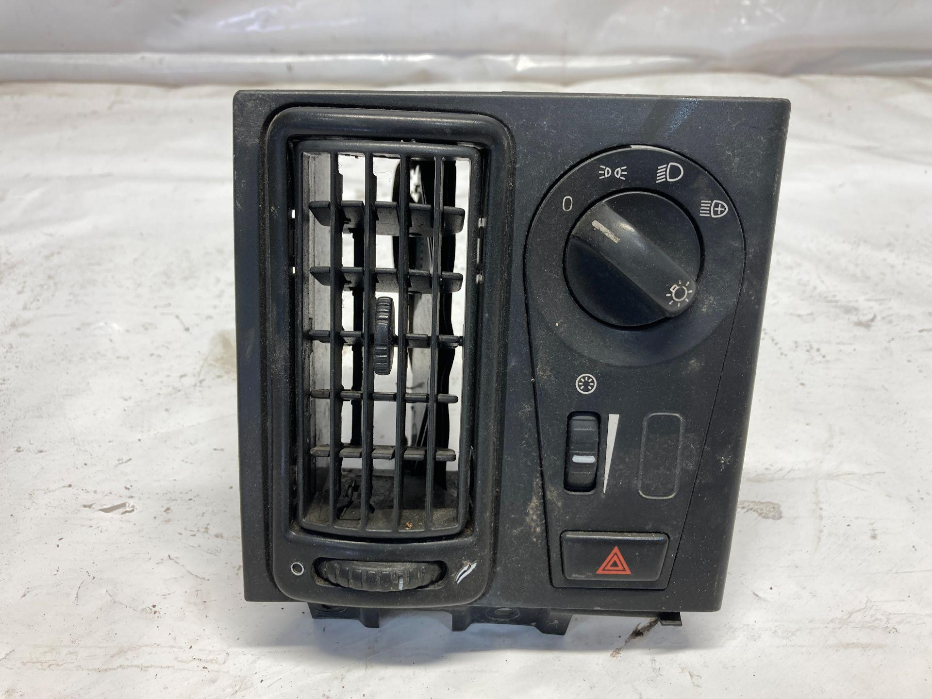 20953575-P06 | Volvo VNL Dash Panel for Sale