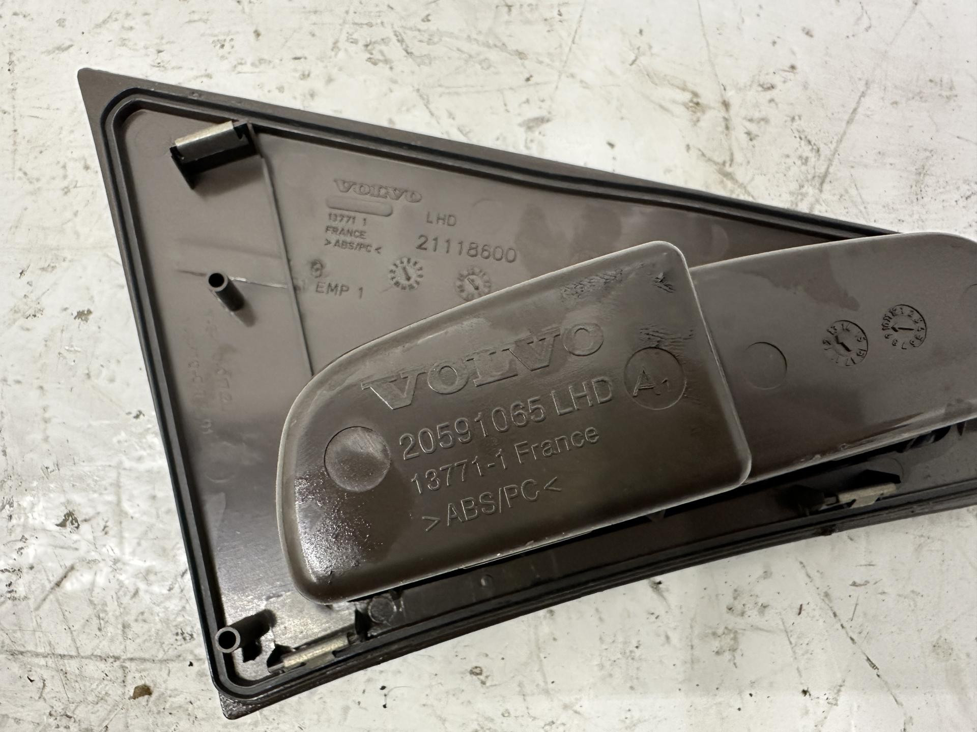 20591065 | Volvo VNL Dash Panel for Sale