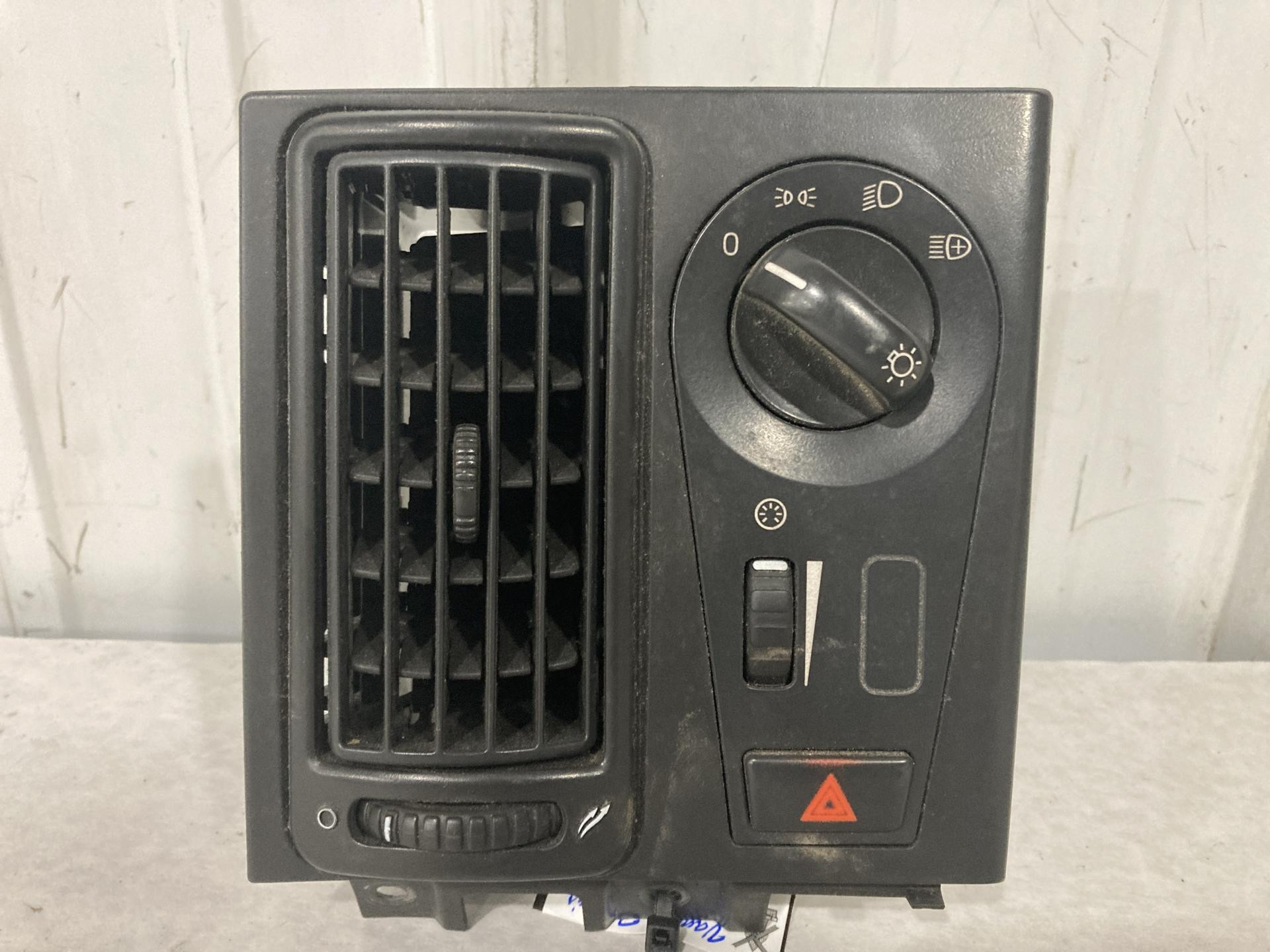 20953575-P06 | Volvo VNL Dash Panel for Sale