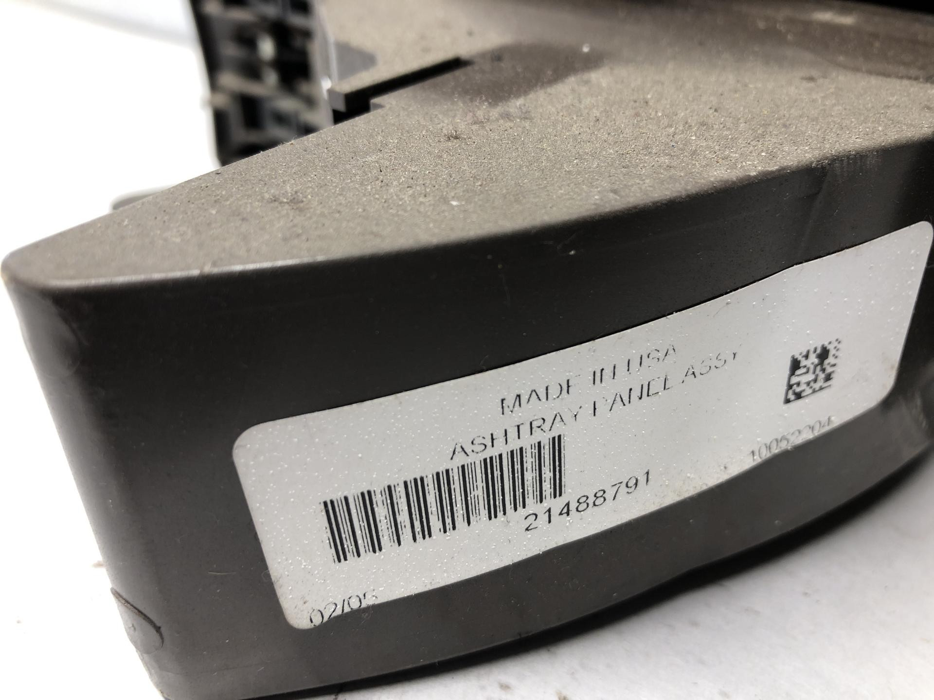 21488791 | Volvo VNL Dash Panel for Sale