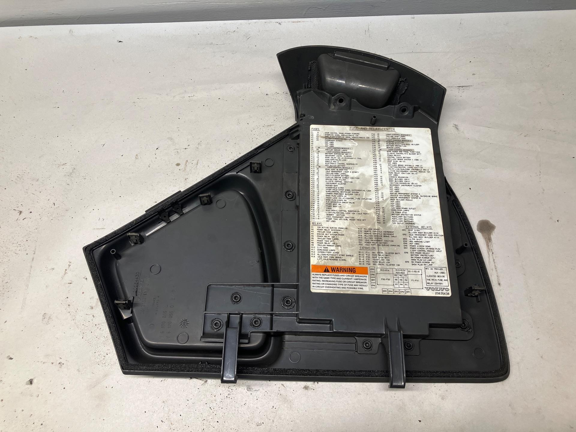 20521627 | Volvo VNL Dash Panel for Sale