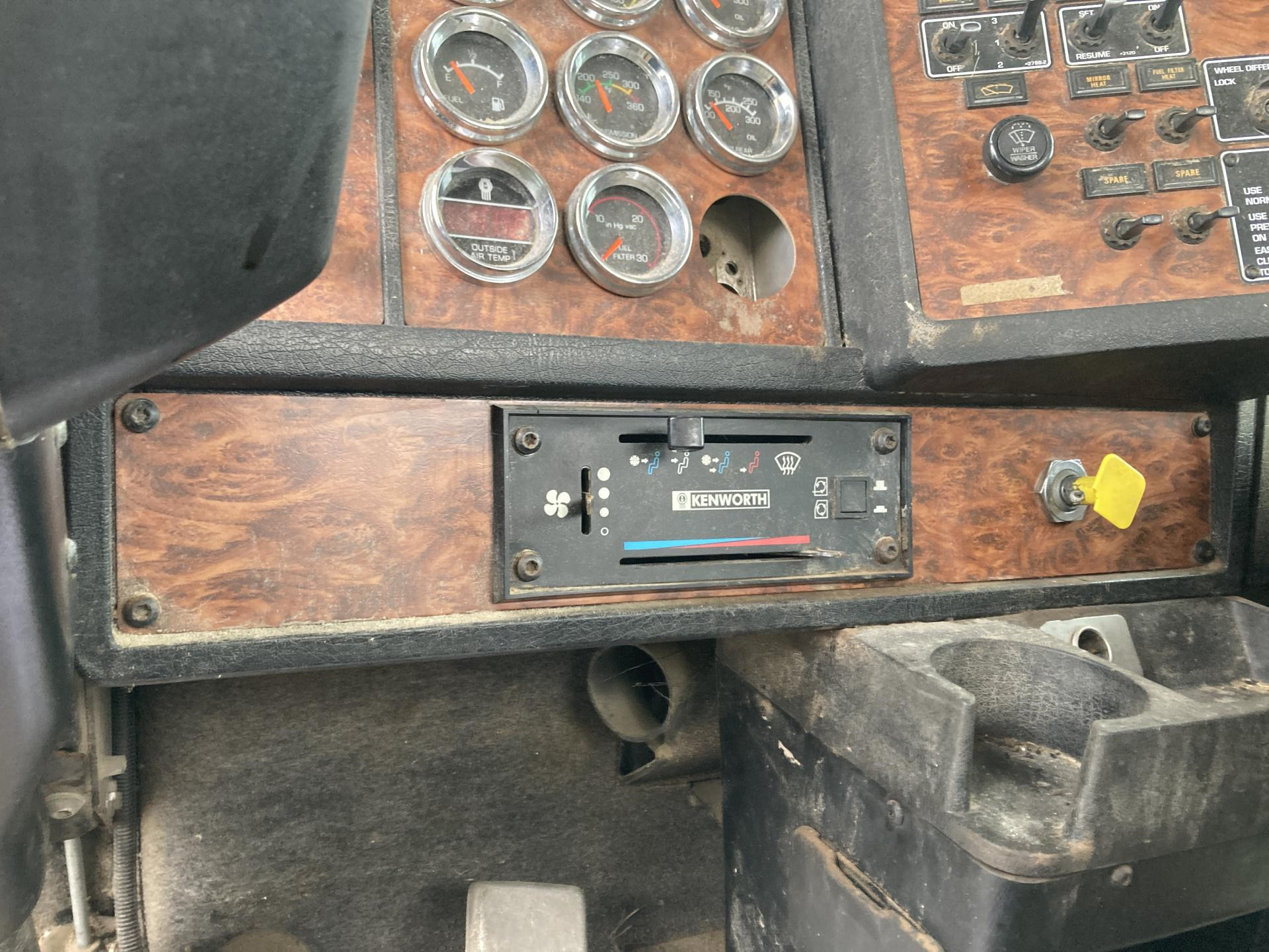 S60-1284-321 | Kenworth W900B Dash Panel for Sale