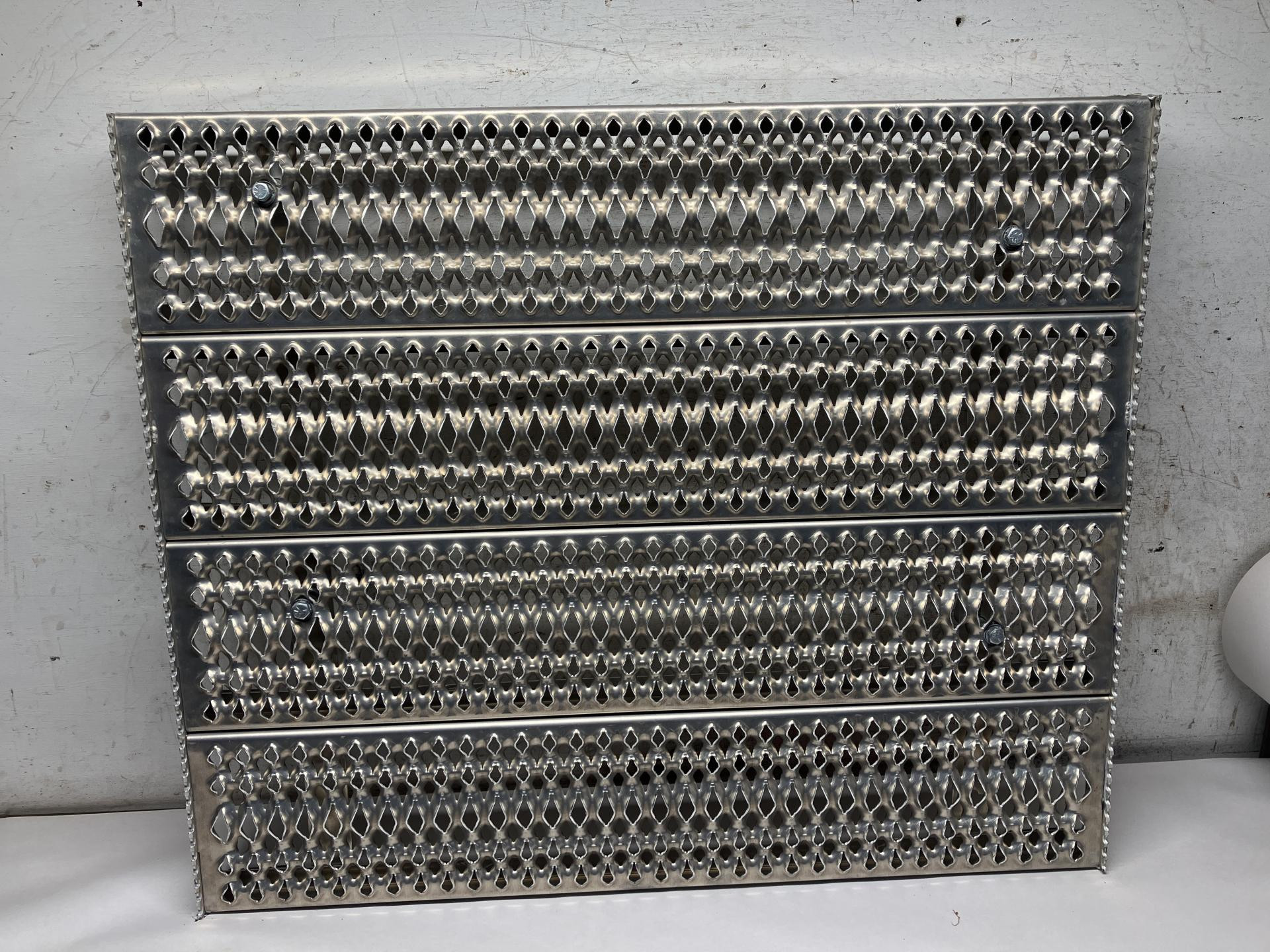 01-50900-0712 | Peterbilt 389 Deckplate for Sale