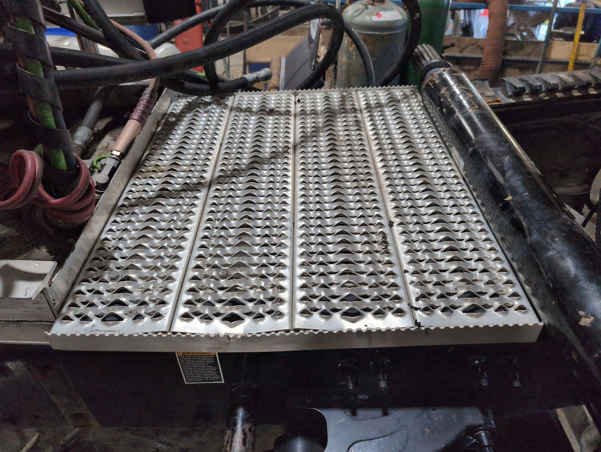 Peterbilt 579 Deckplate for Sale
