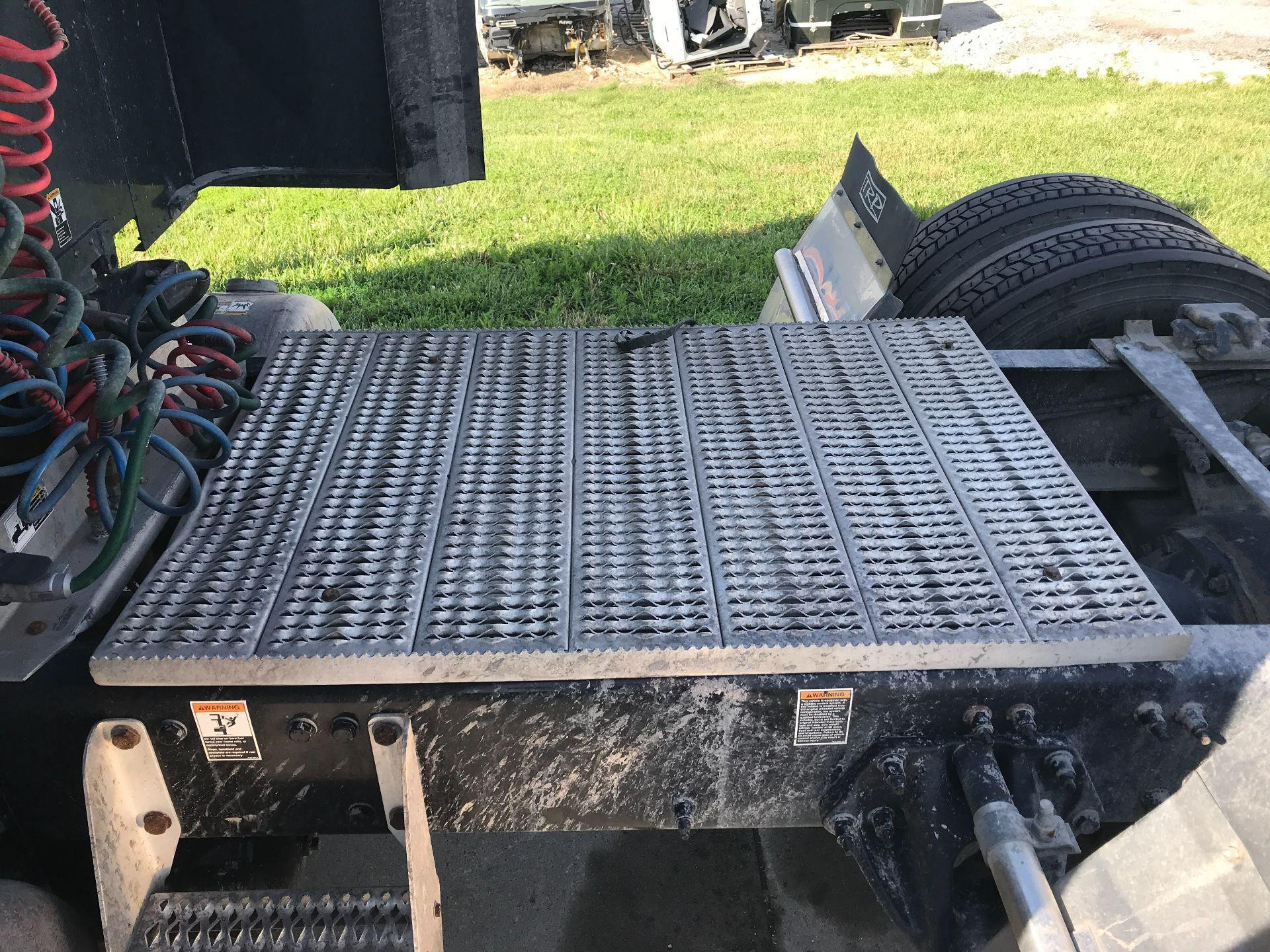 Peterbilt 579 Deckplate for Sale