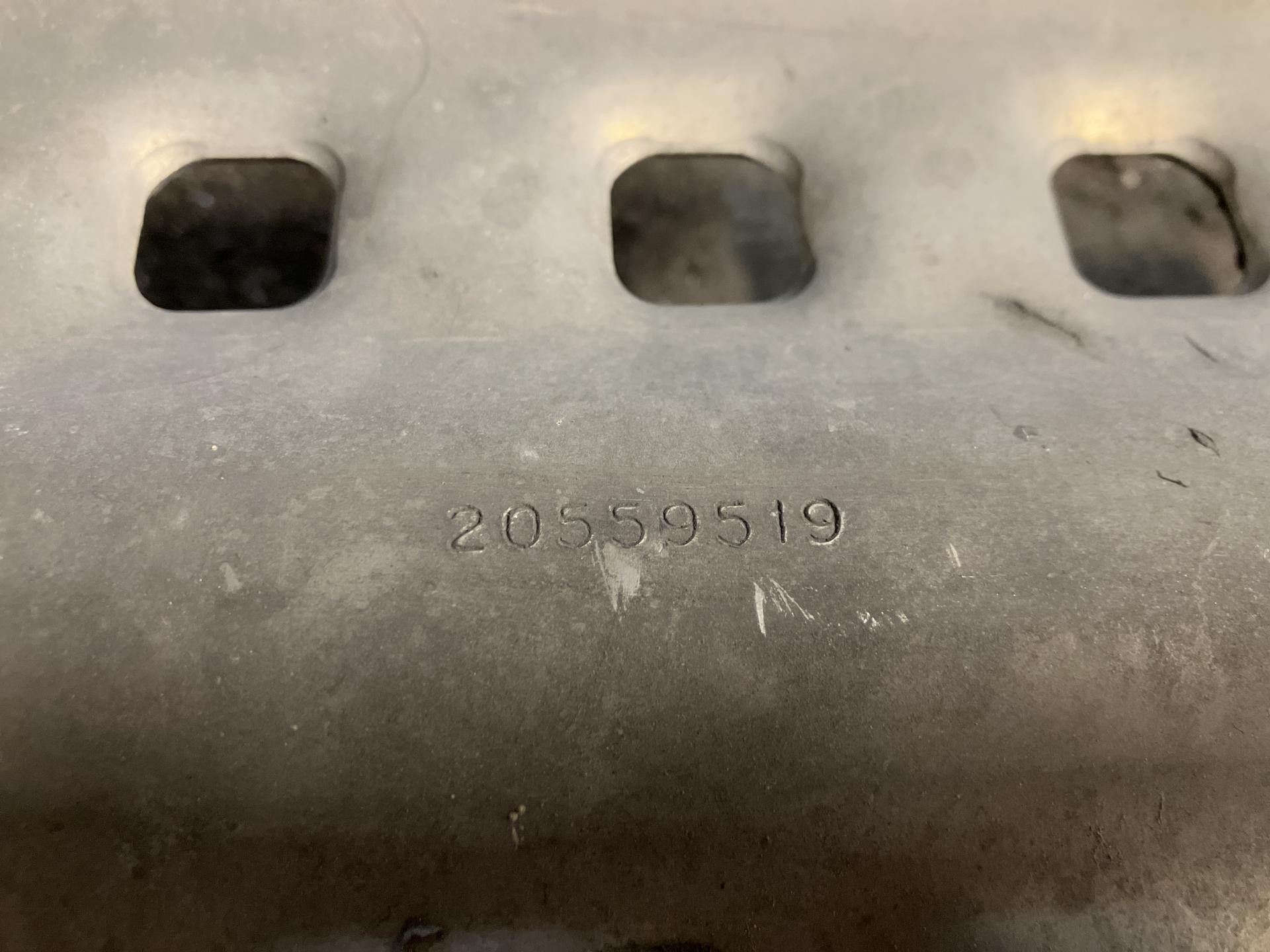 20559519 | Volvo VNR Deckplate for Sale