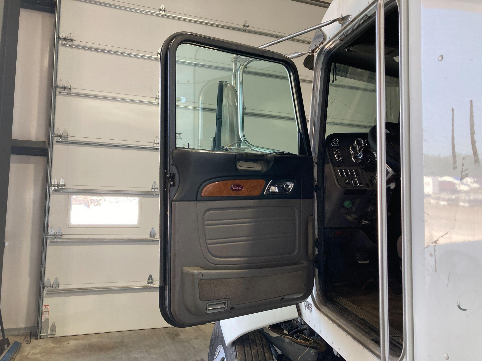 Peterbilt 386 Door for Sale