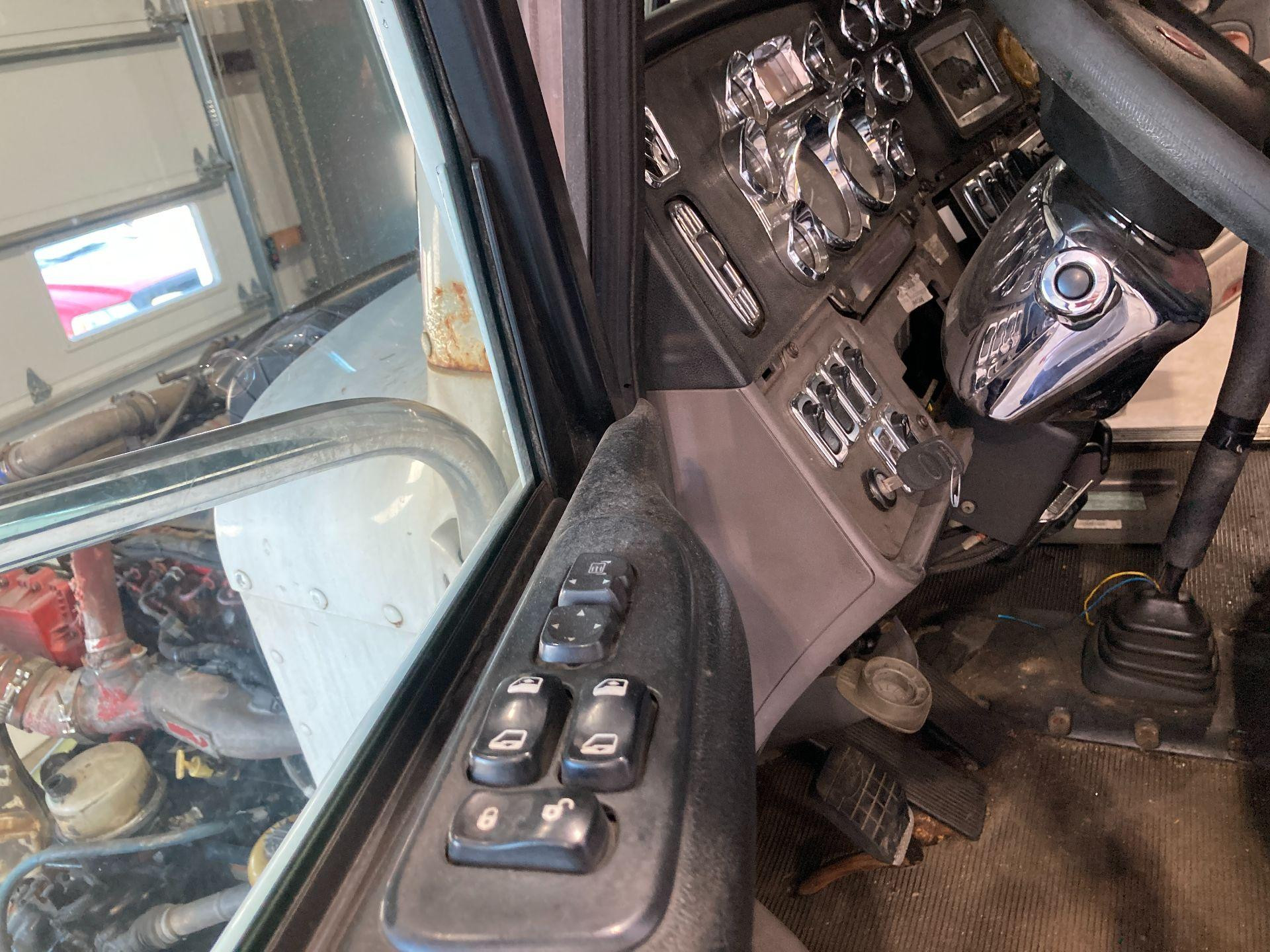 Peterbilt 386 Door for Sale