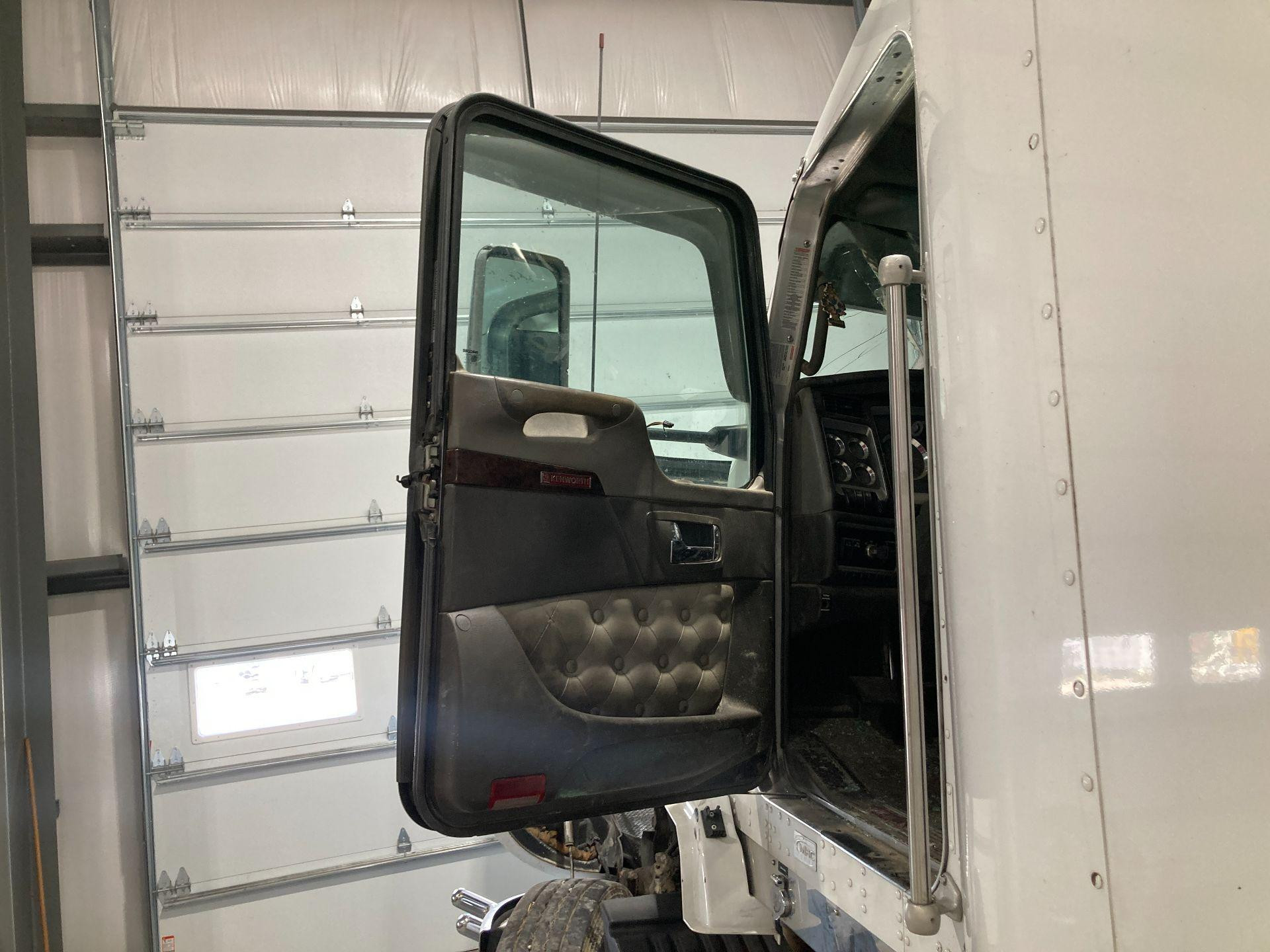 Kenworth T660 Door for Sale