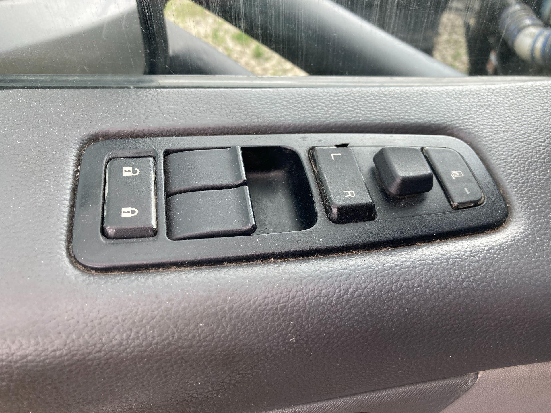 Q27-6081-2201 | Peterbilt 579EV Door Electrical Switch for Sale