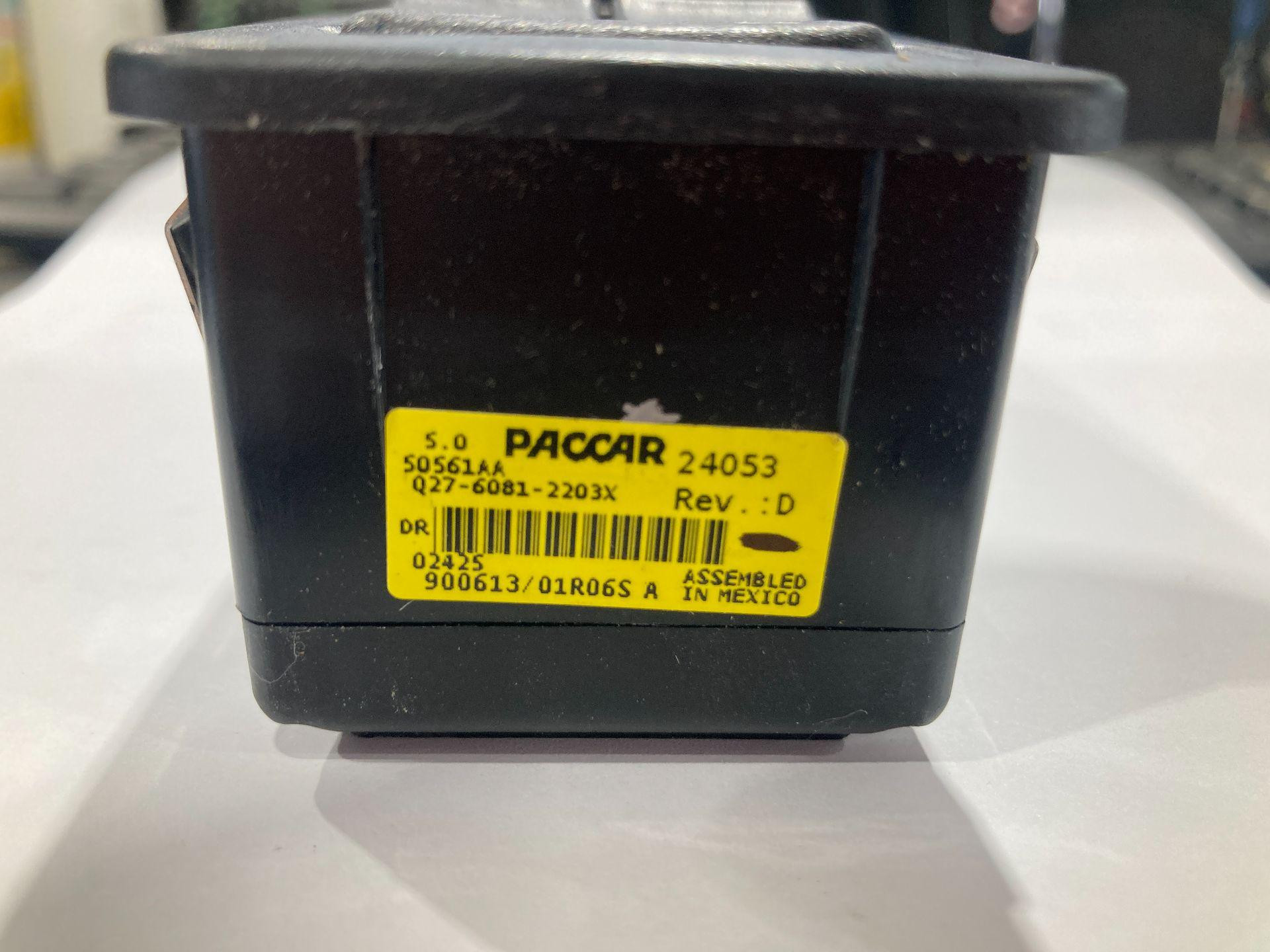 Q27-6081-2203X | Peterbilt 579 Door Electrical Switch for Sale