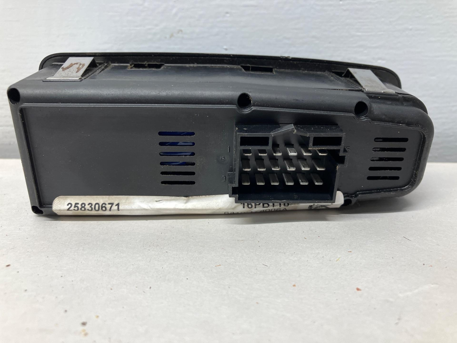 P21-1050-2102 | Peterbilt 579 Door Electrical Switch for Sale