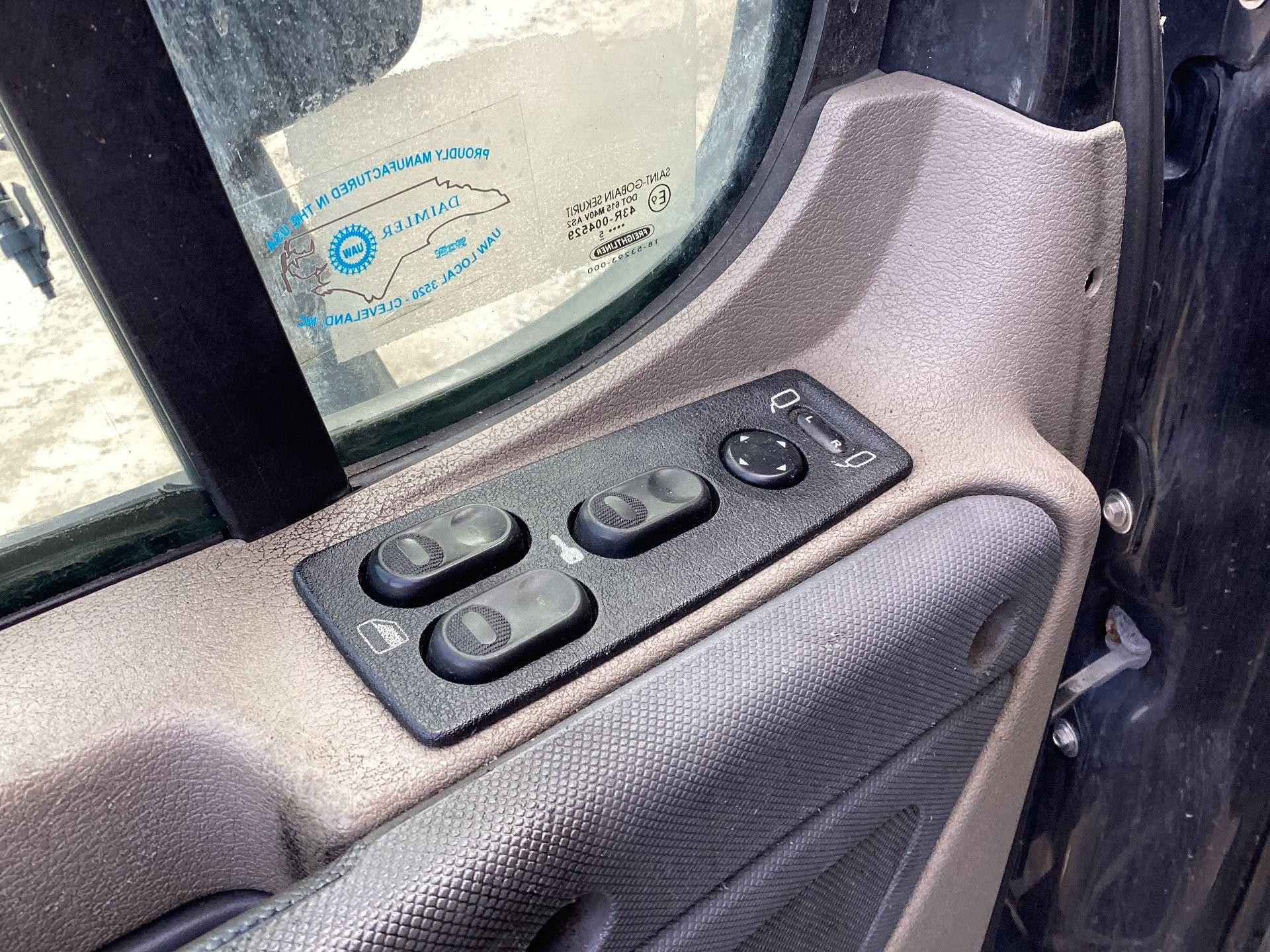 VERIFY | Freightliner CASCADIA Door Electrical Switch for Sale