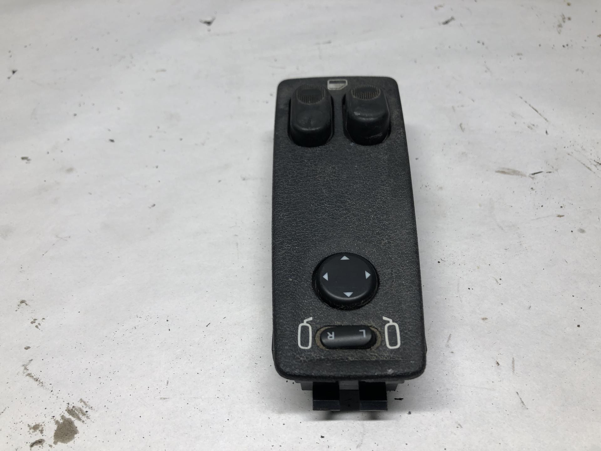 A0045459207 | Freightliner CASCADIA Door Electrical Switch for Sale