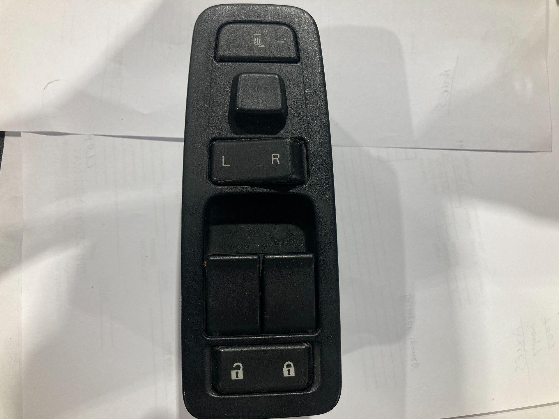 P21-1049-1202 | Kenworth W990 Door Electrical Switch for Sale