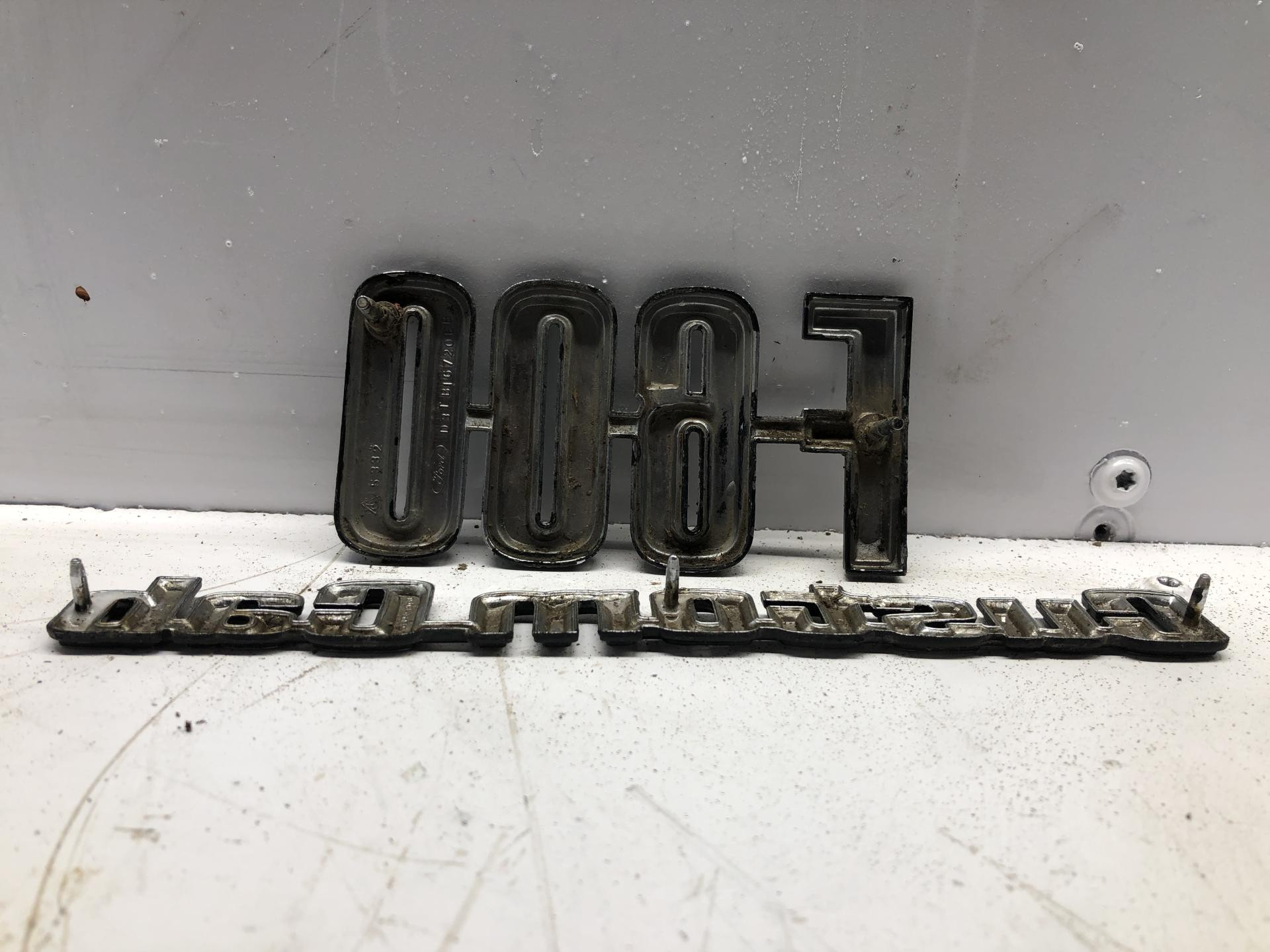D3TB16720EB | Ford F600 Door Emblem for Sale