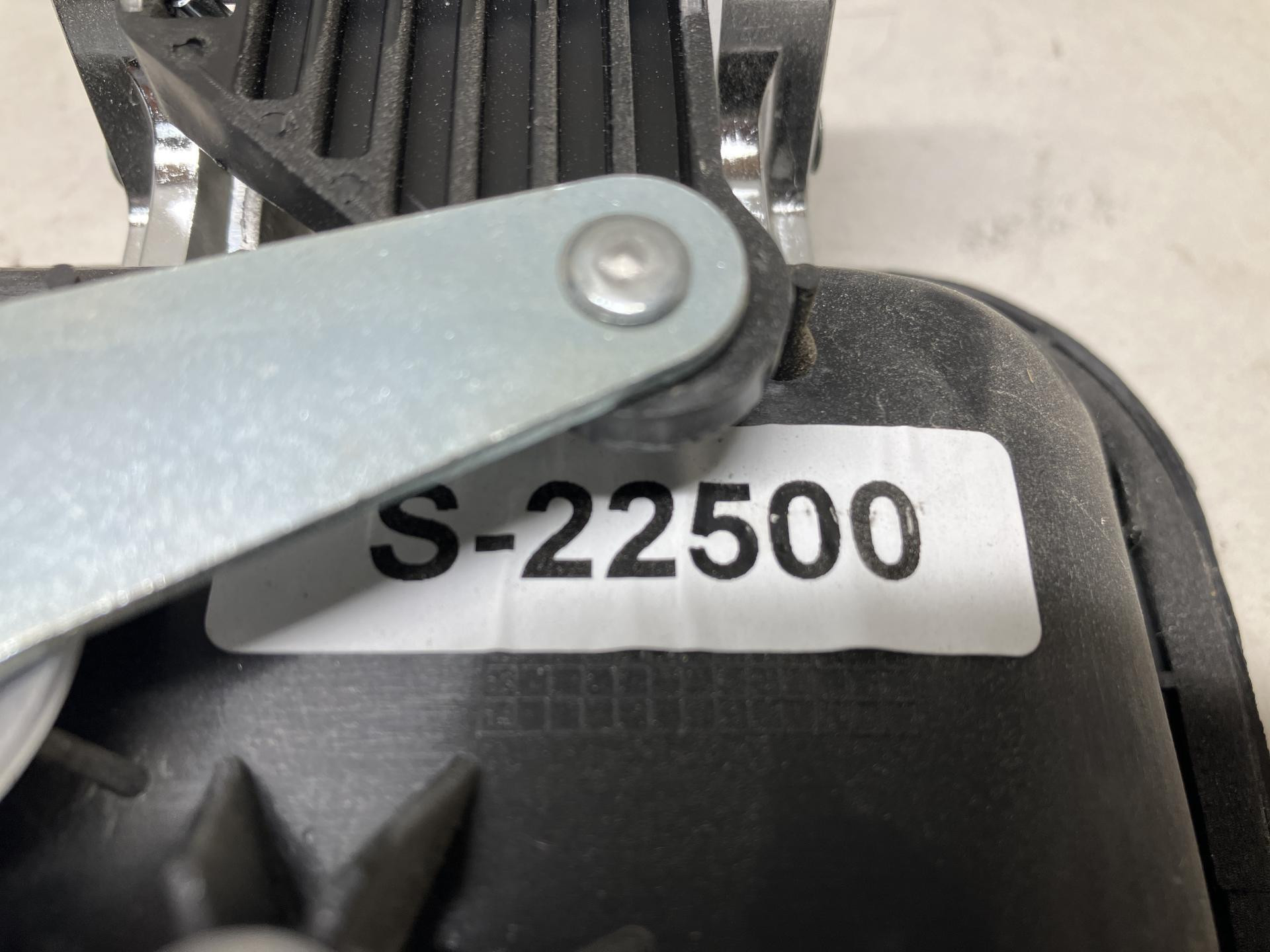 S-22500 | Peterbilt 335 Door Handle for Sale