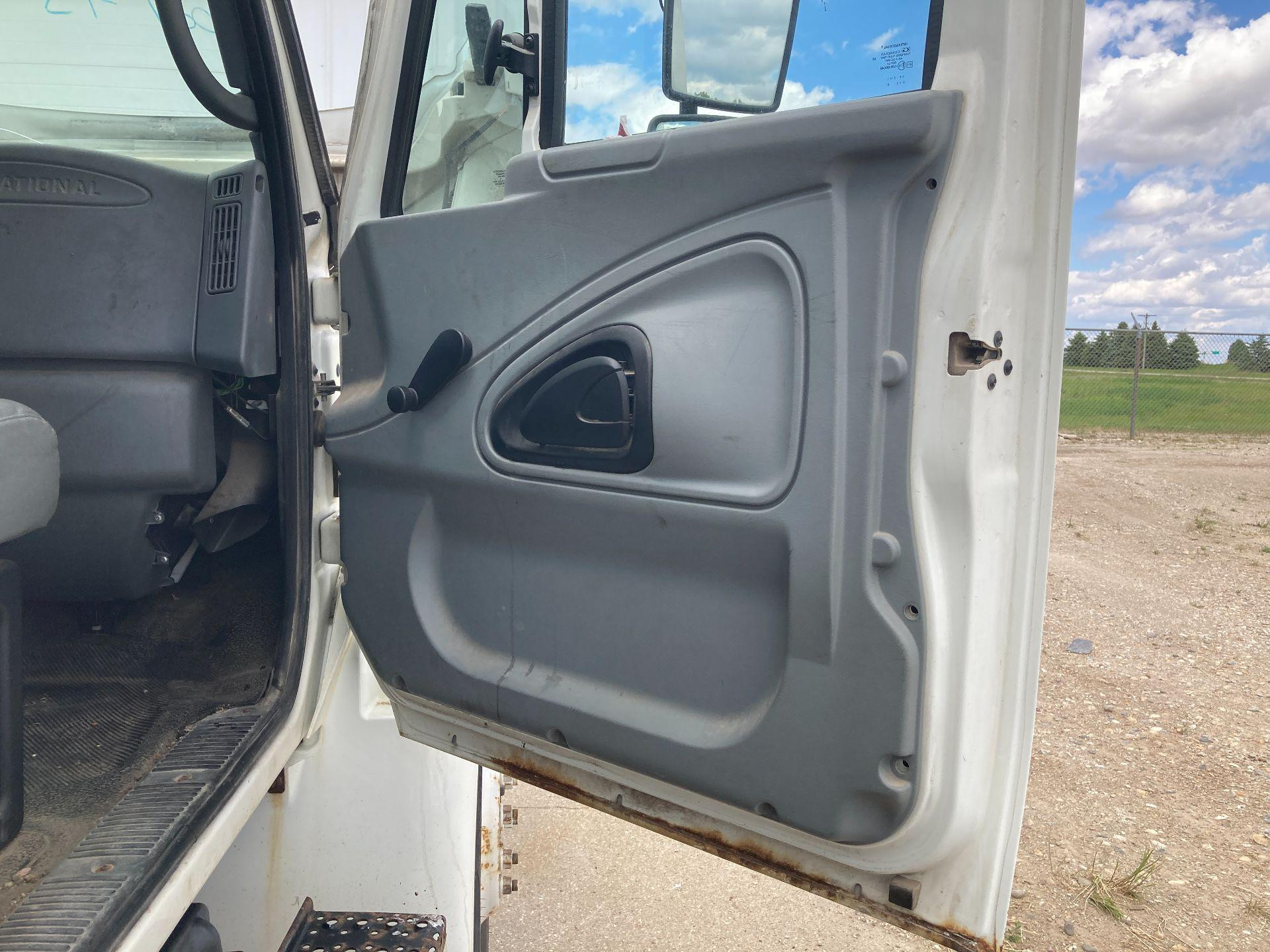 International 4300 Front Door Window Regulator for Sale