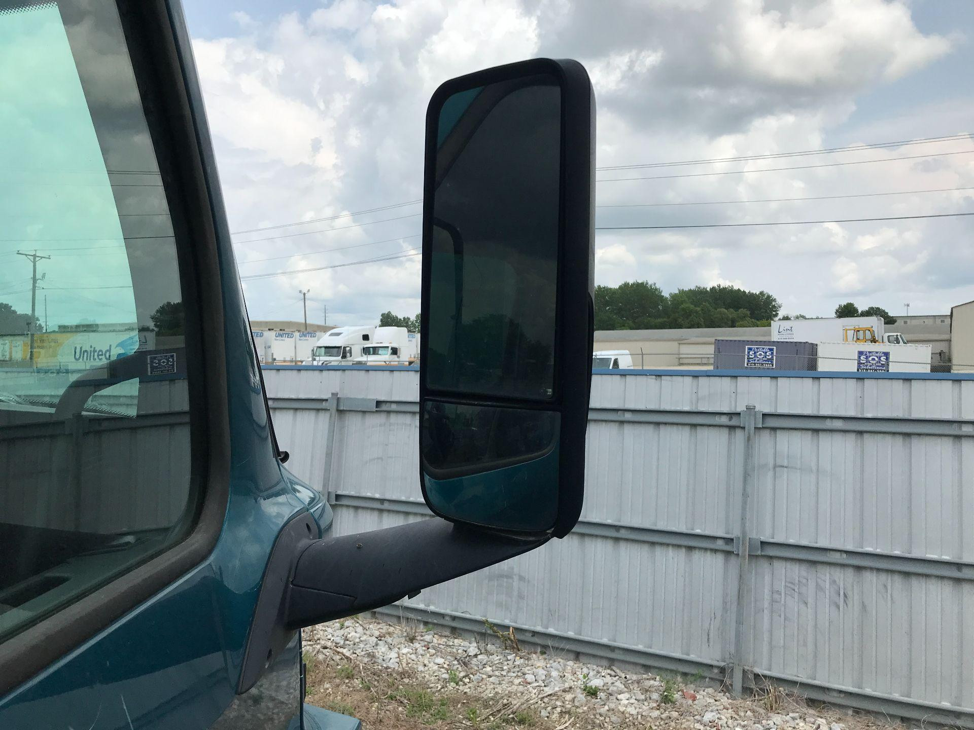 Freightliner CASCADIA Door Mirror for Sale