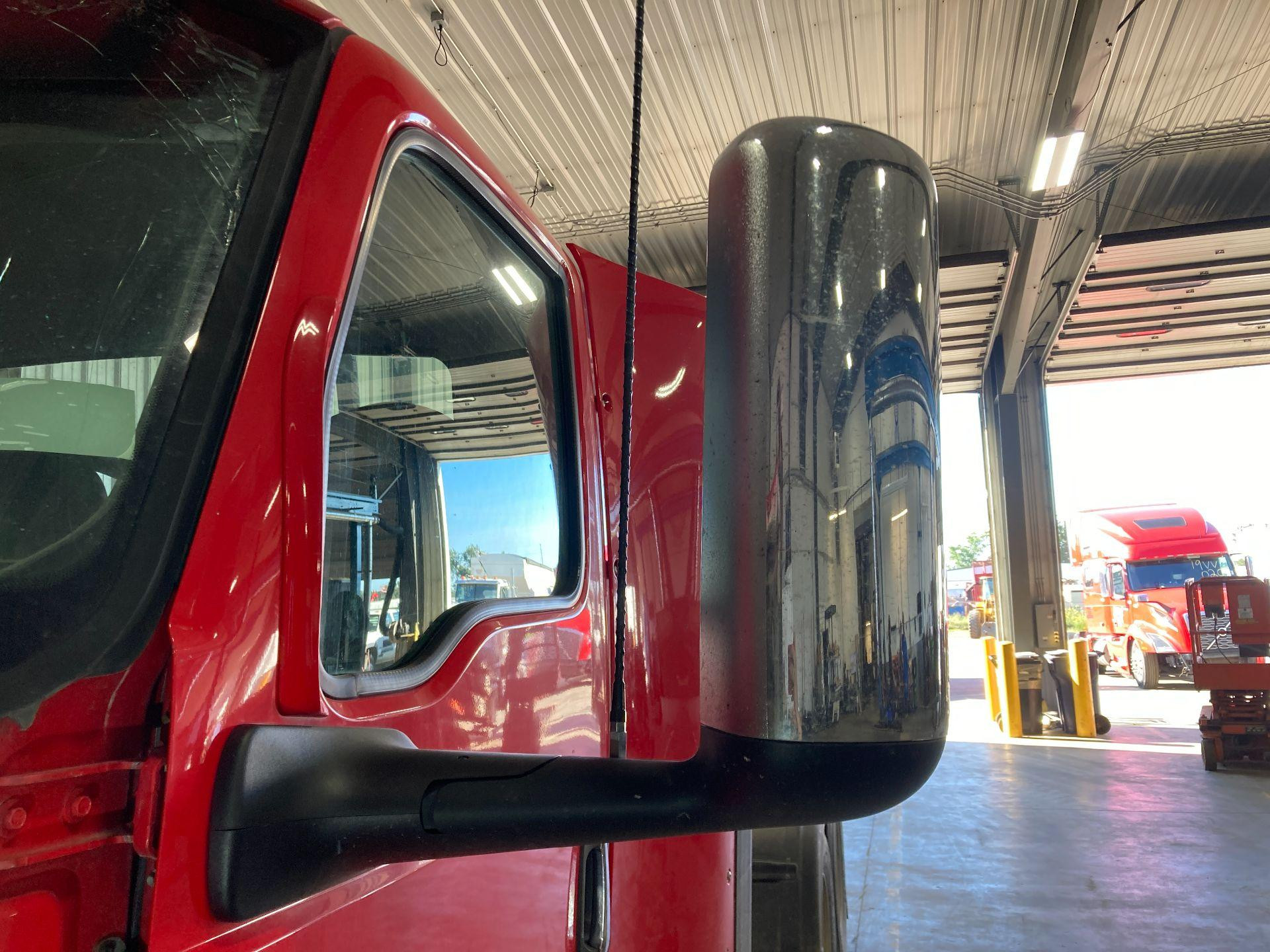 4188586C91 | International HX520 Door Mirror for Sale