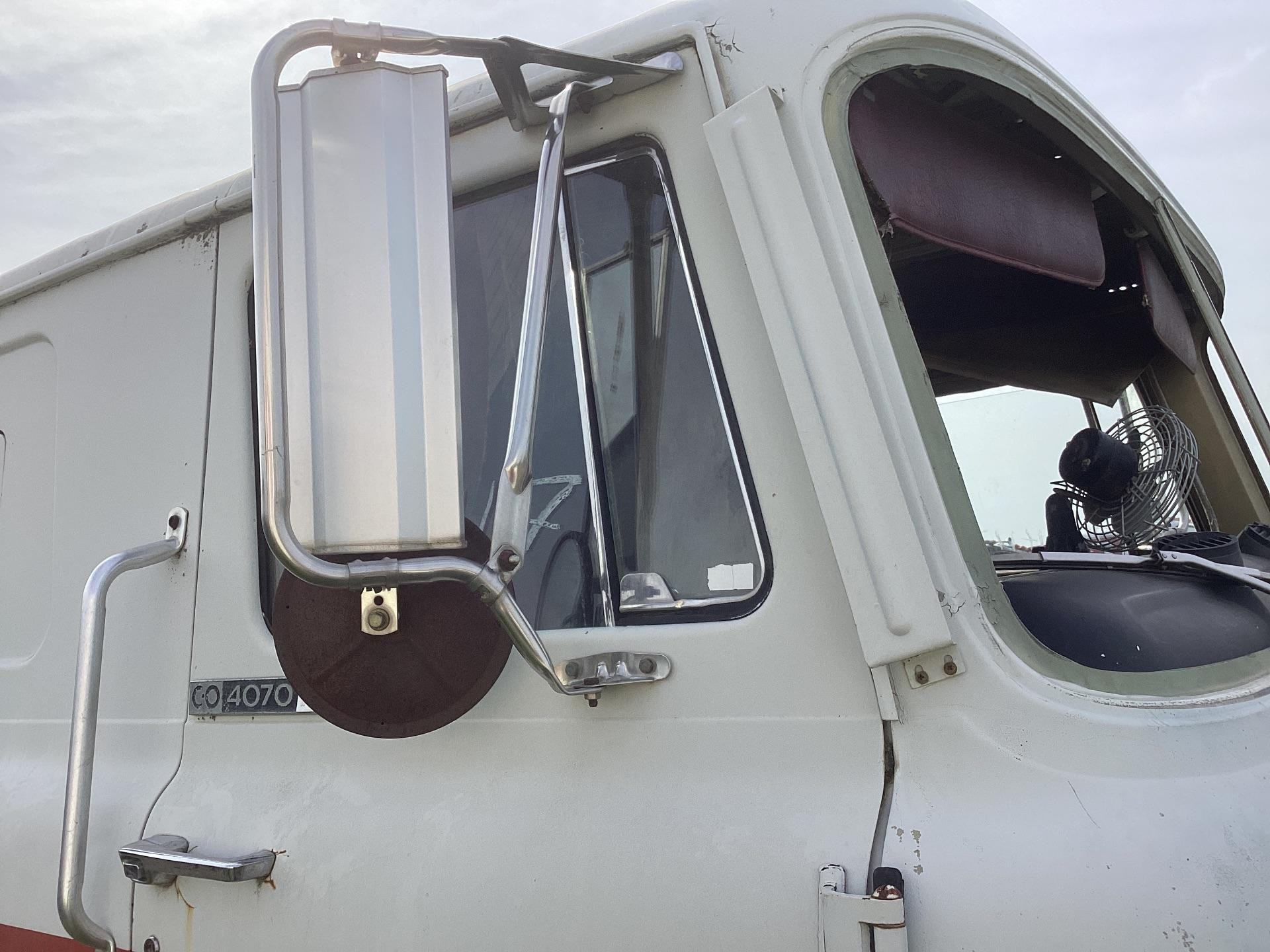 International 4070A Door Vent Glass for Sale