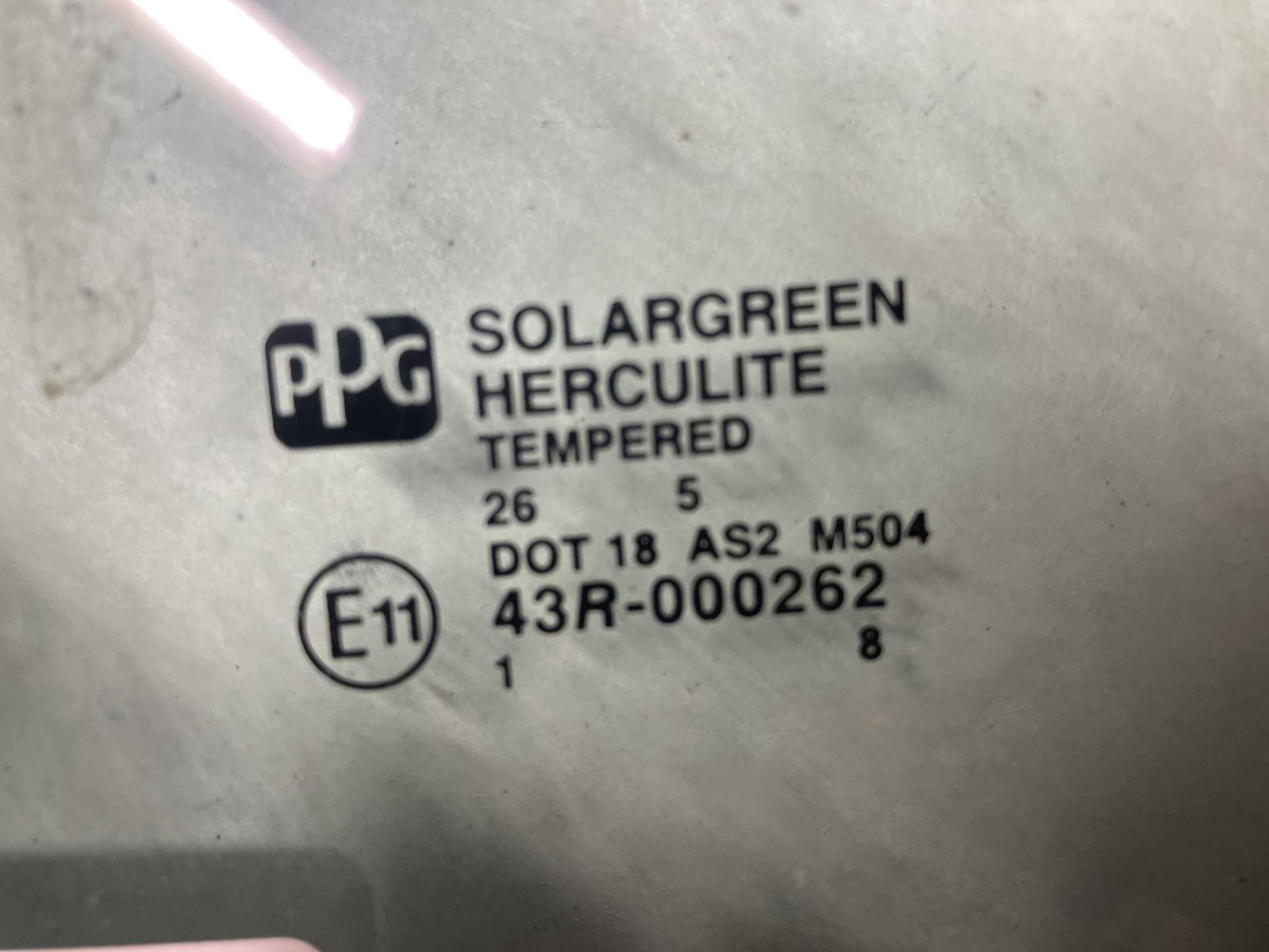 International 4300 Door Vent Glass for Sale