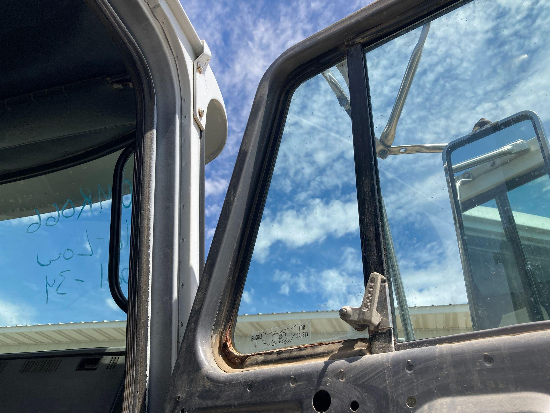 Mack CH600 Door Vent Glass for Sale