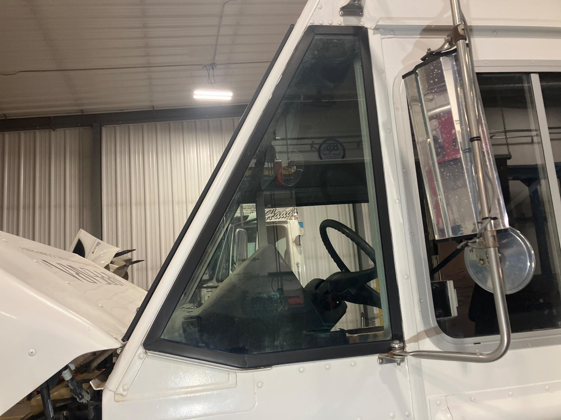 Freightliner MT Door Vent Glass for Sale