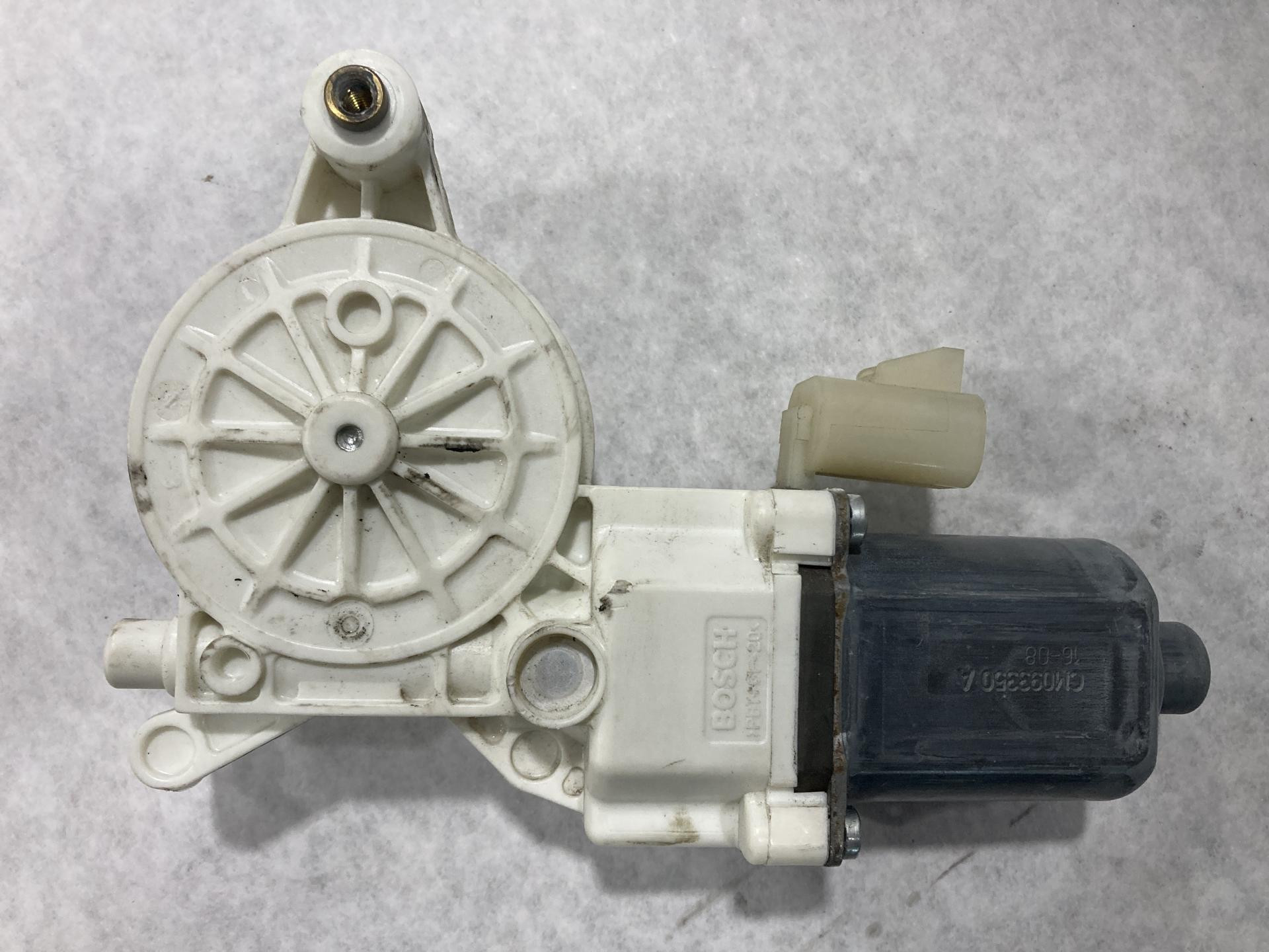 0130822767 | Peterbilt 579 Front Door Window Regulator for Sale