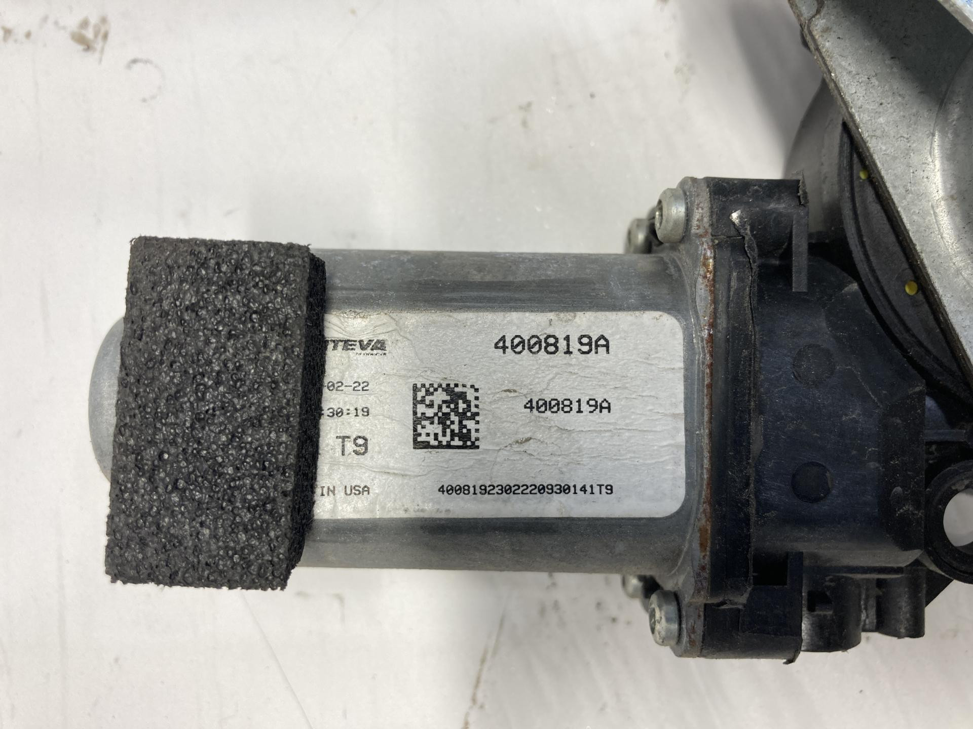 Freightliner COLUMBIA 120 Front Door Window Regulator for Sale