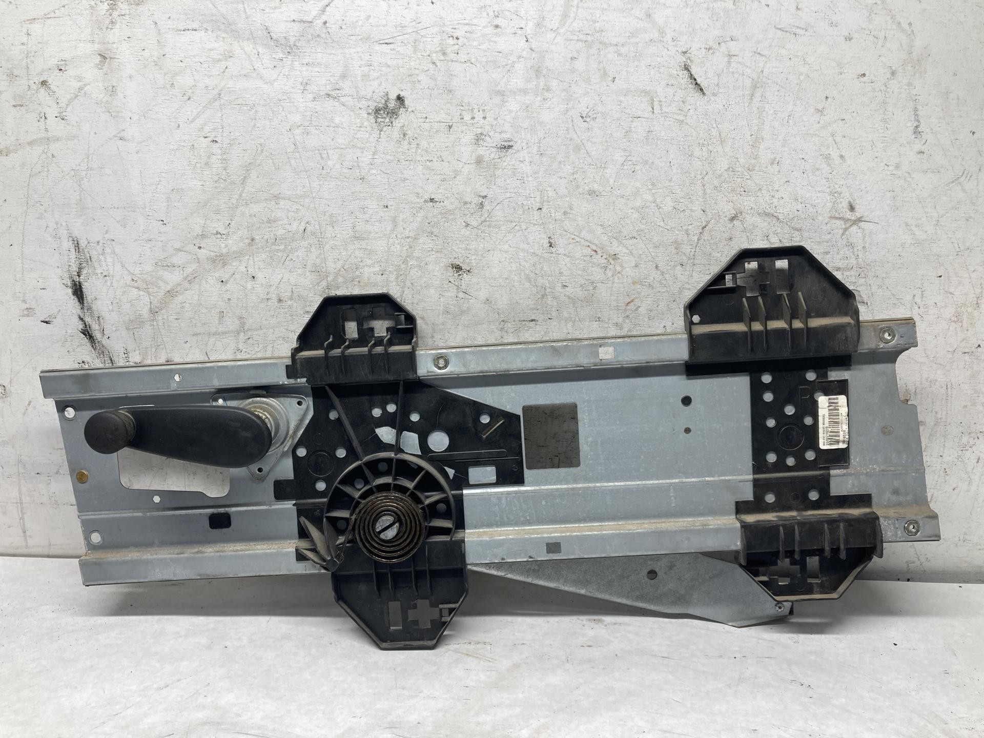 2009610210 | International DURASTAR (4400) Front Door Window Regulator for