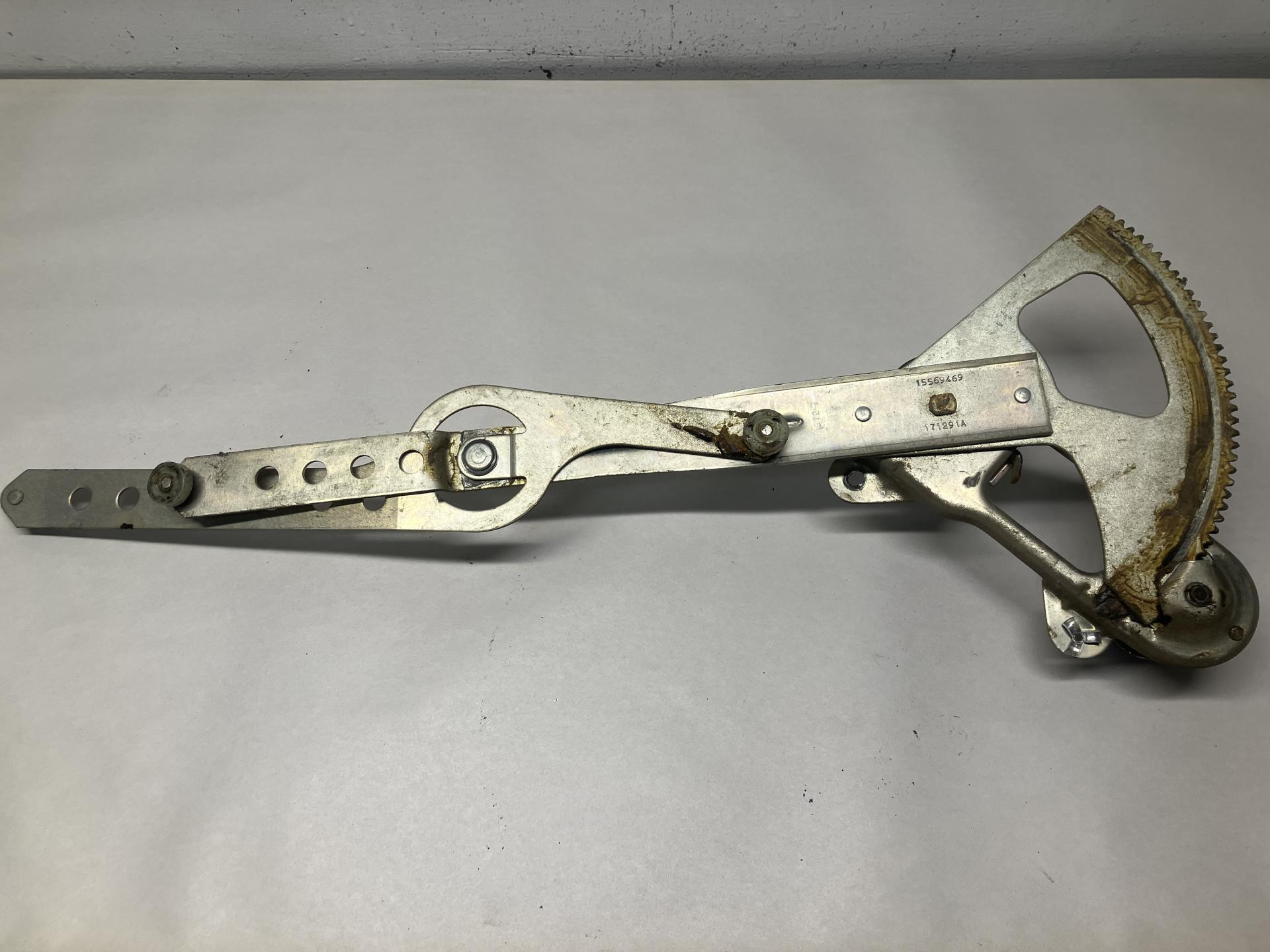 171291A | Chevrolet KODIAK Front Door Window Regulator for Sale