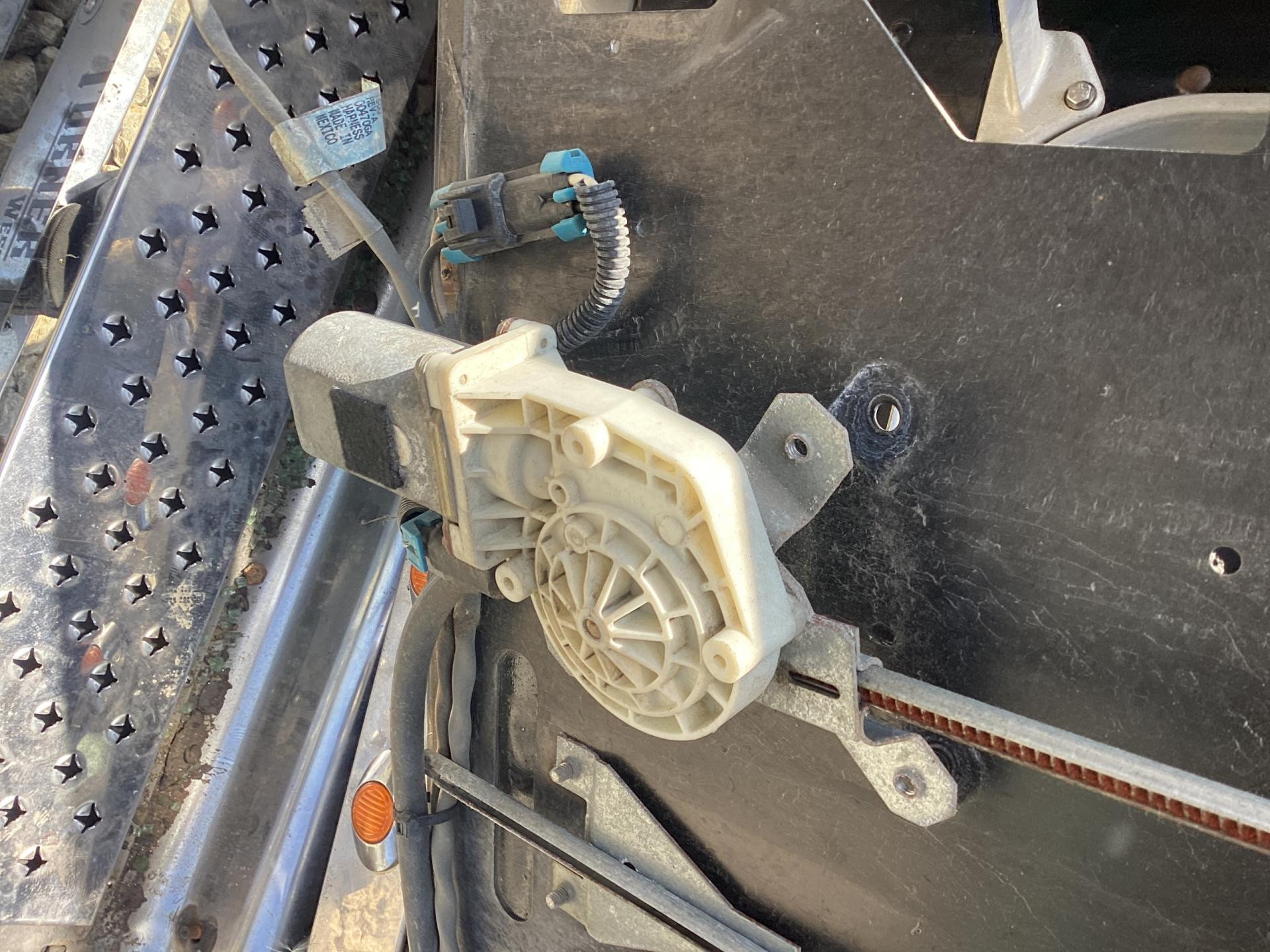 Kenworth T800 Front Door Window Regulator for Sale