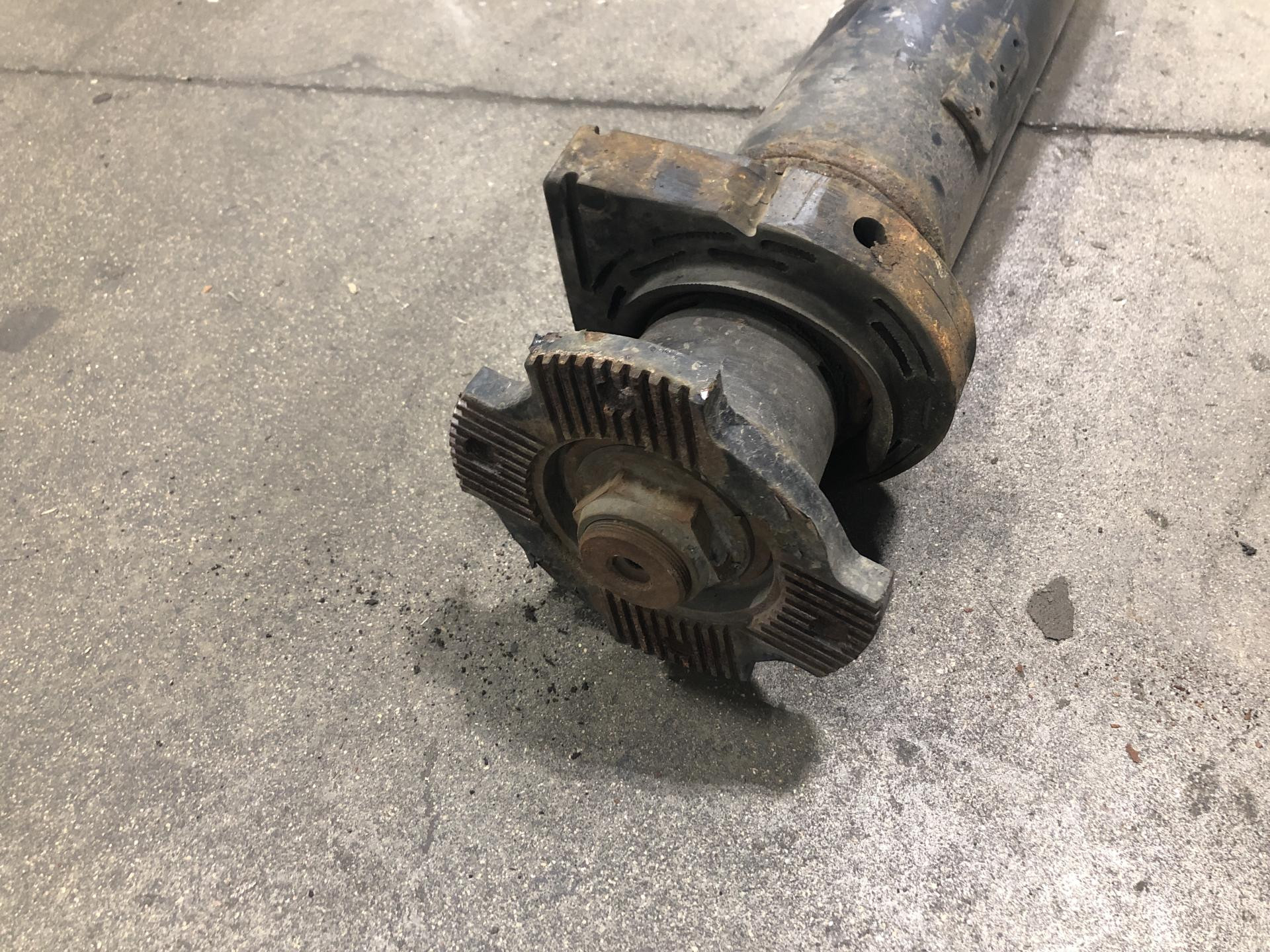 Spicer SPL350 LITE Drive Shaft for Sale
