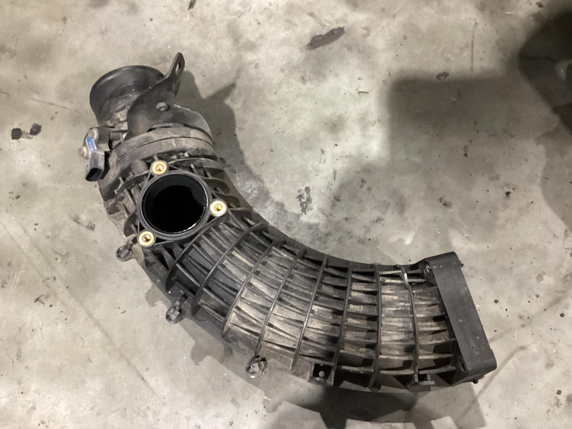 Detroit DD15 Engine Intake Manifold for Sale