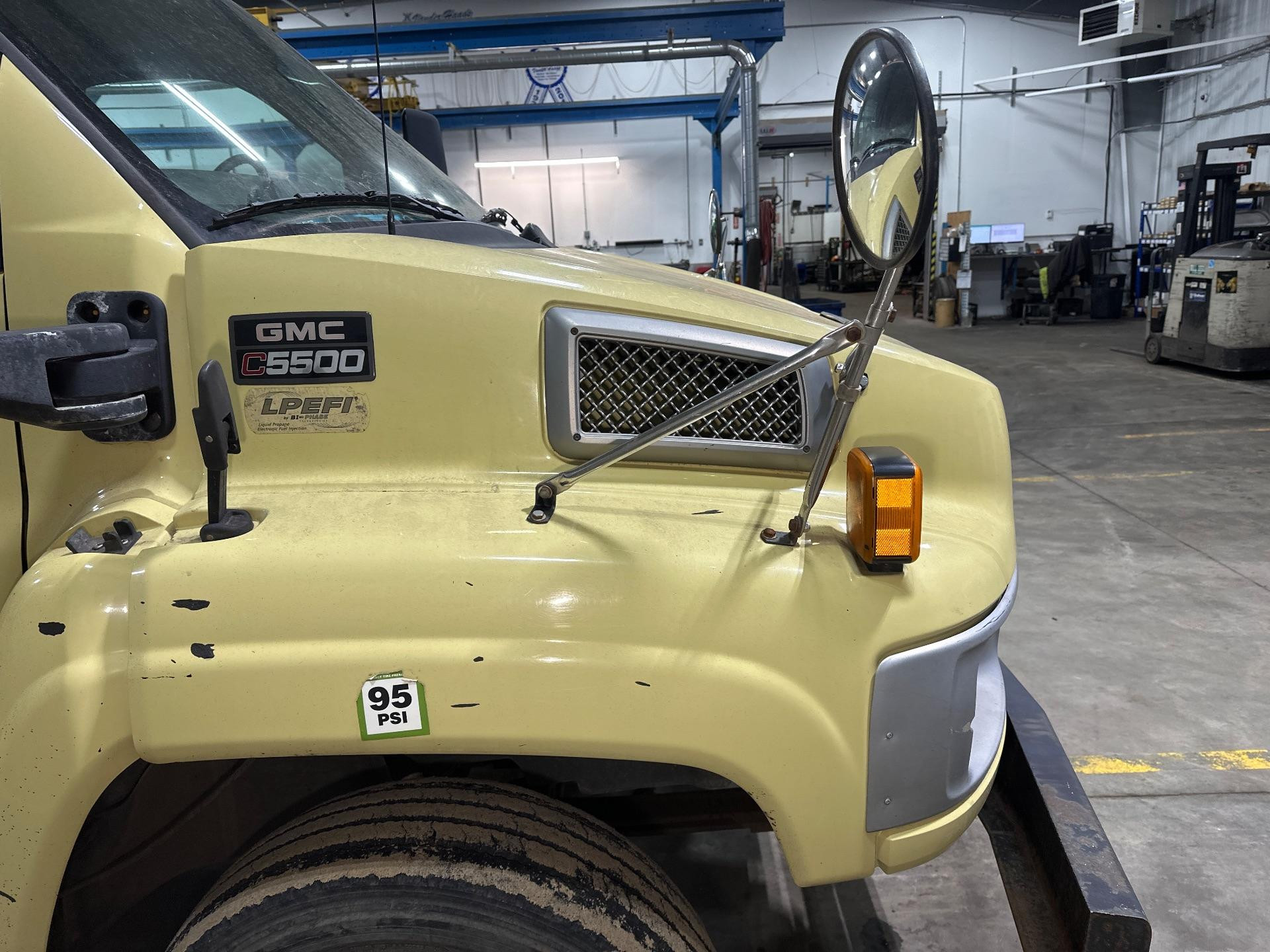 579527952 | GMC C5500 Hood for Sale
