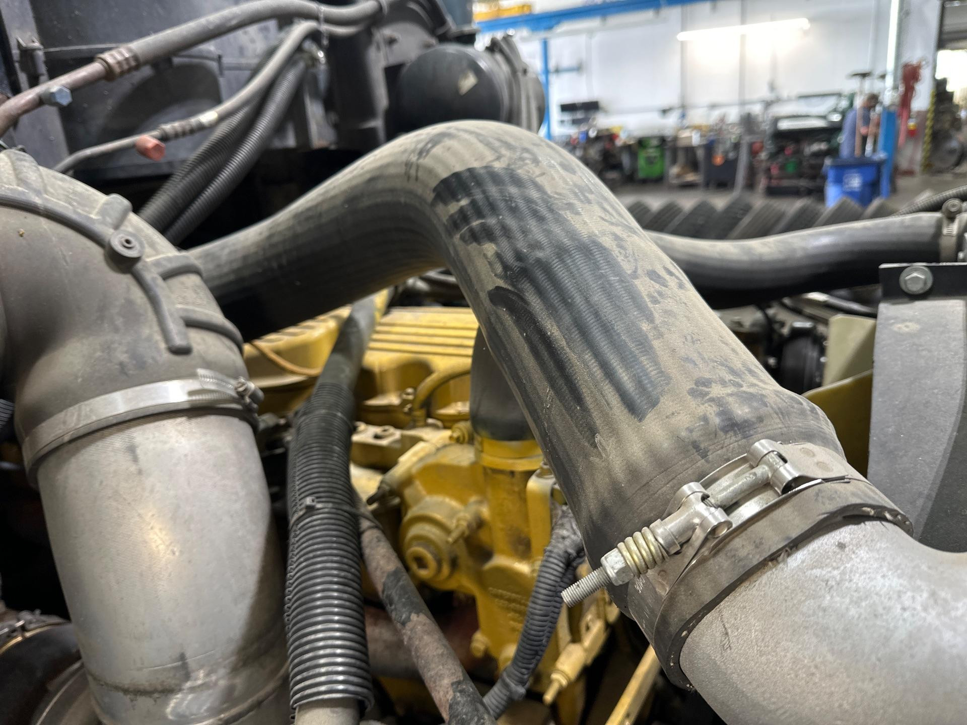 Peterbilt 387 Air Transfer Tube for Sale