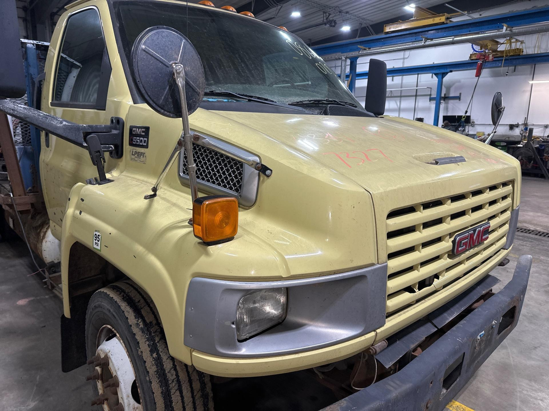 579527952 | GMC C5500 Hood for Sale