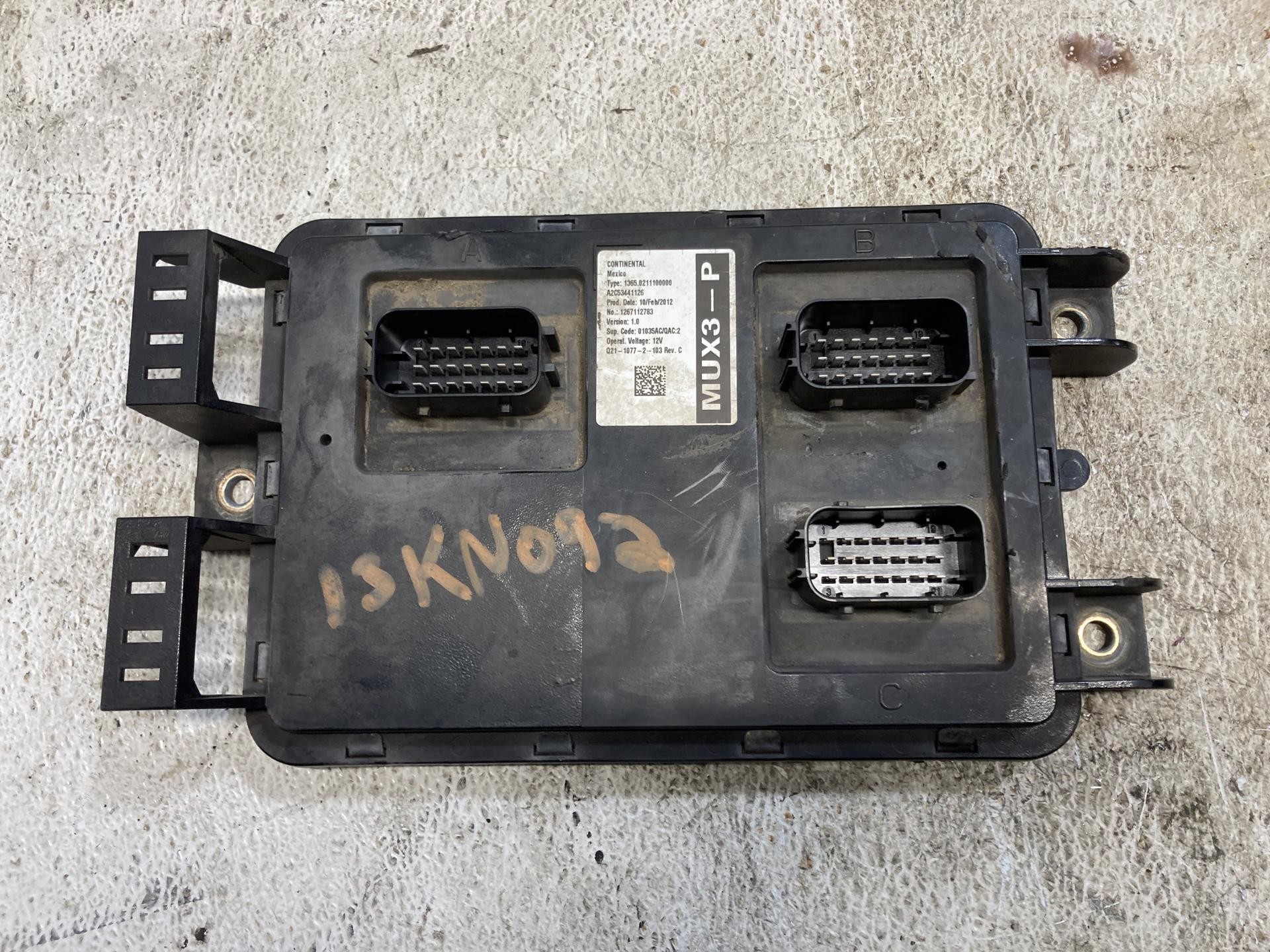 Q21-1077-2-183 | Kenworth C550 Electronic Chassis Control Module for Sale