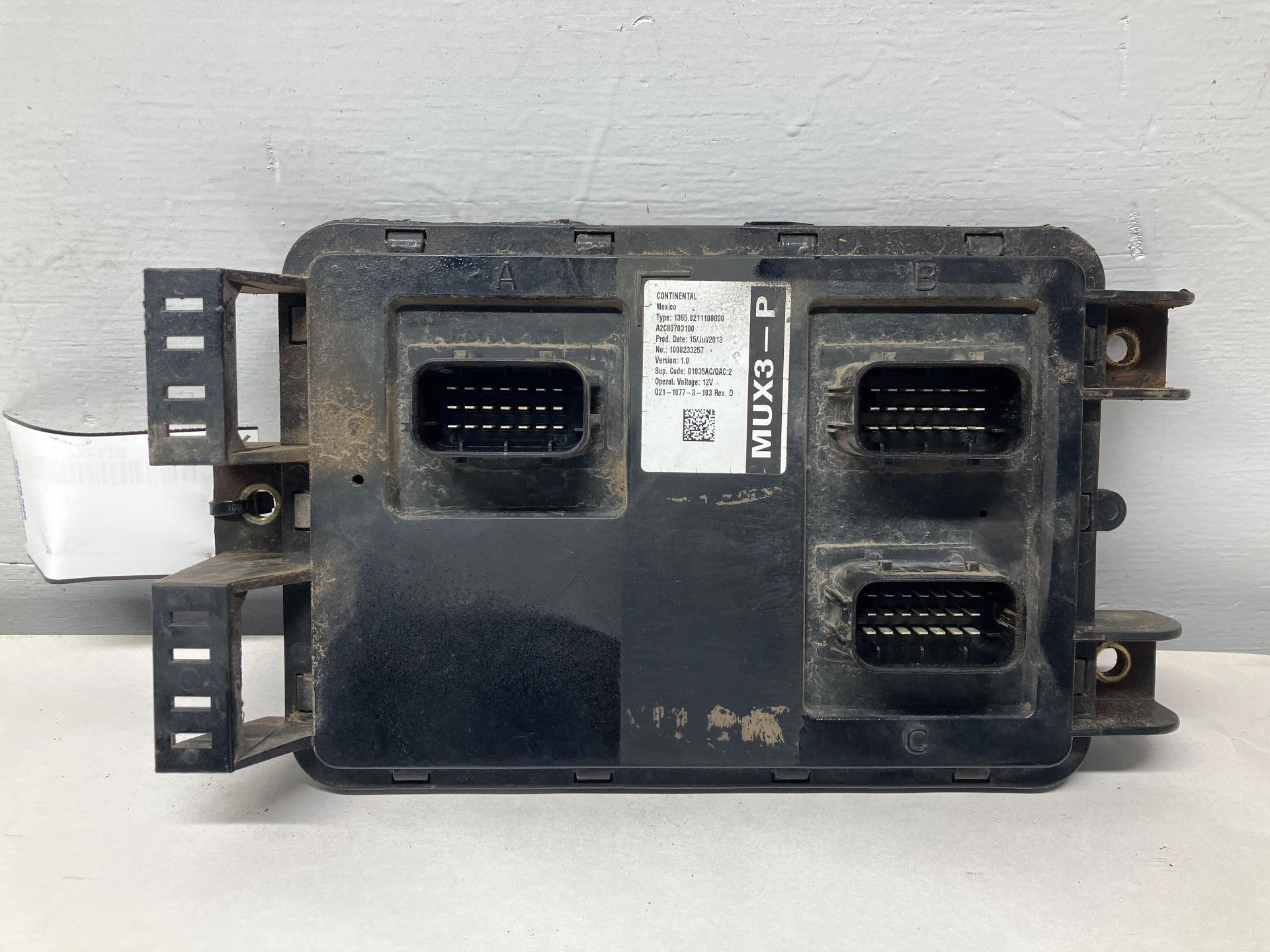 Q21-1077-3-103 | Kenworth T680 Electronic Chassis Control Module for Sale