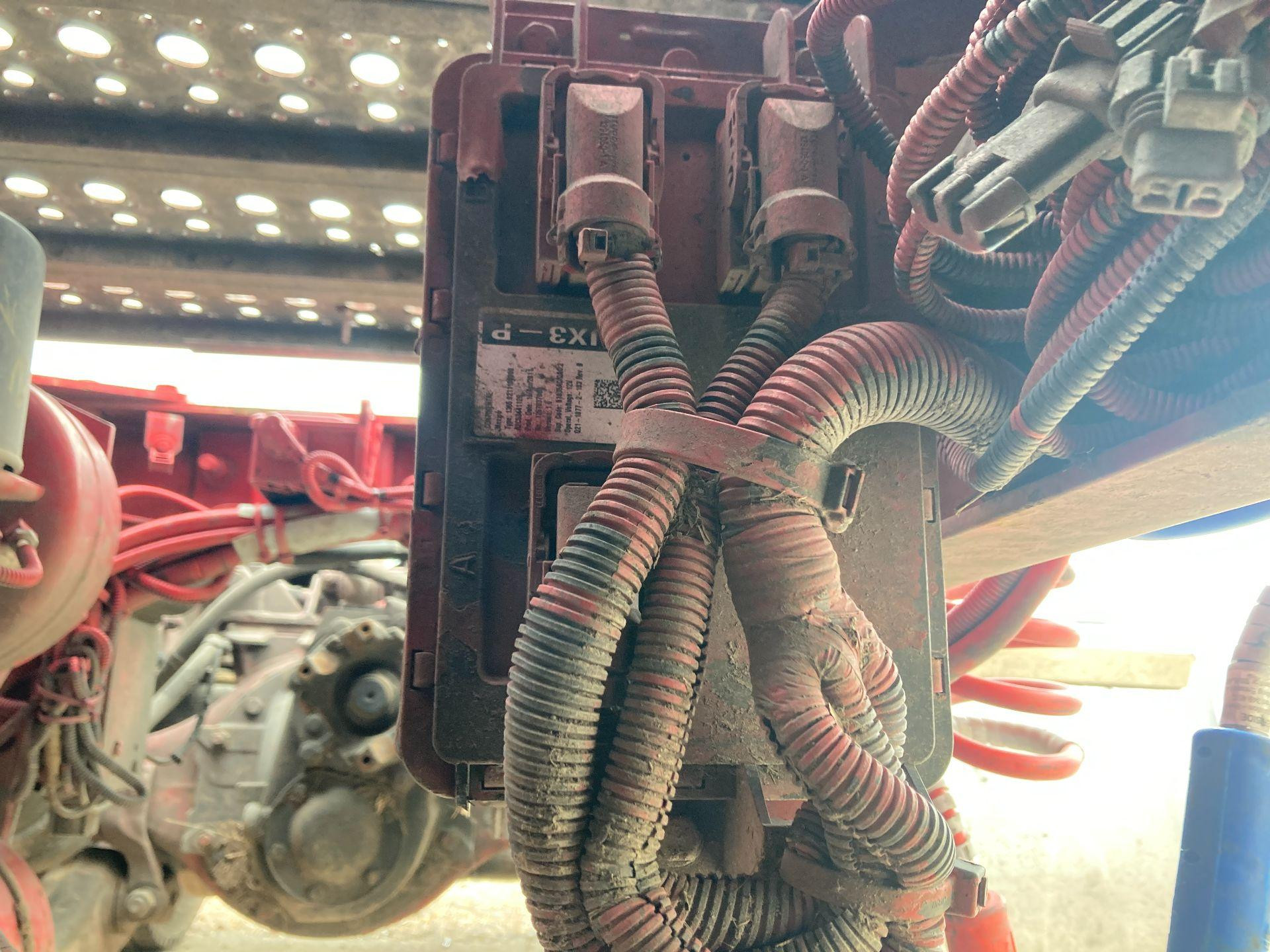 Q21-1077-2-103 | Kenworth T800 Electronic Chassis Control Module for Sale