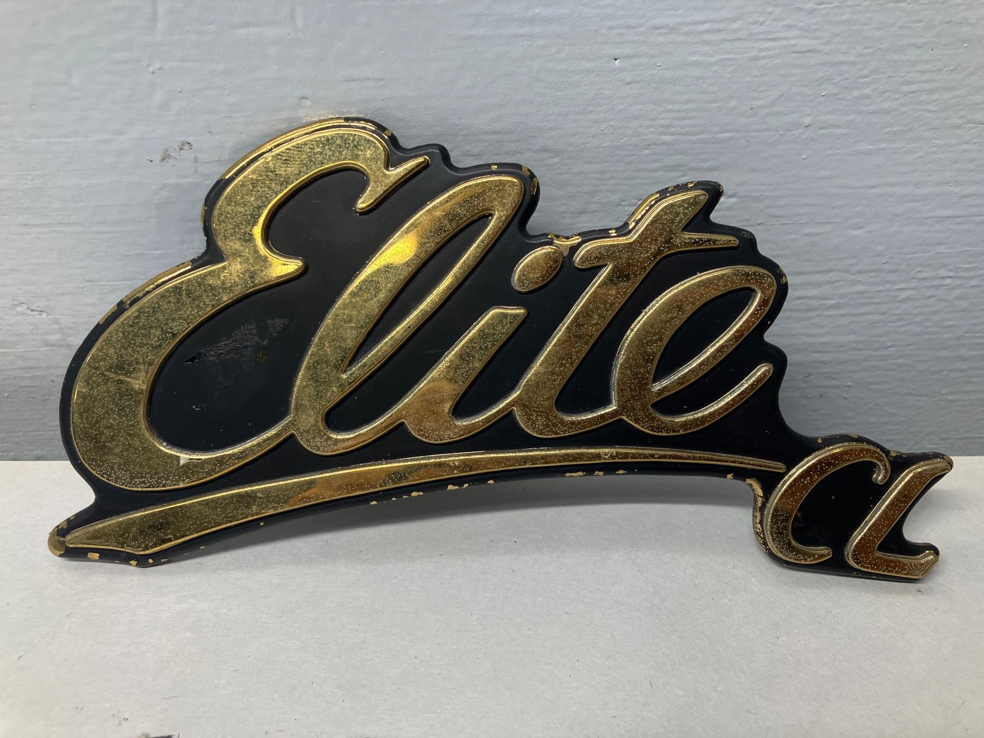 4MR3267M-DC | Mack CL600 Emblem for Sale