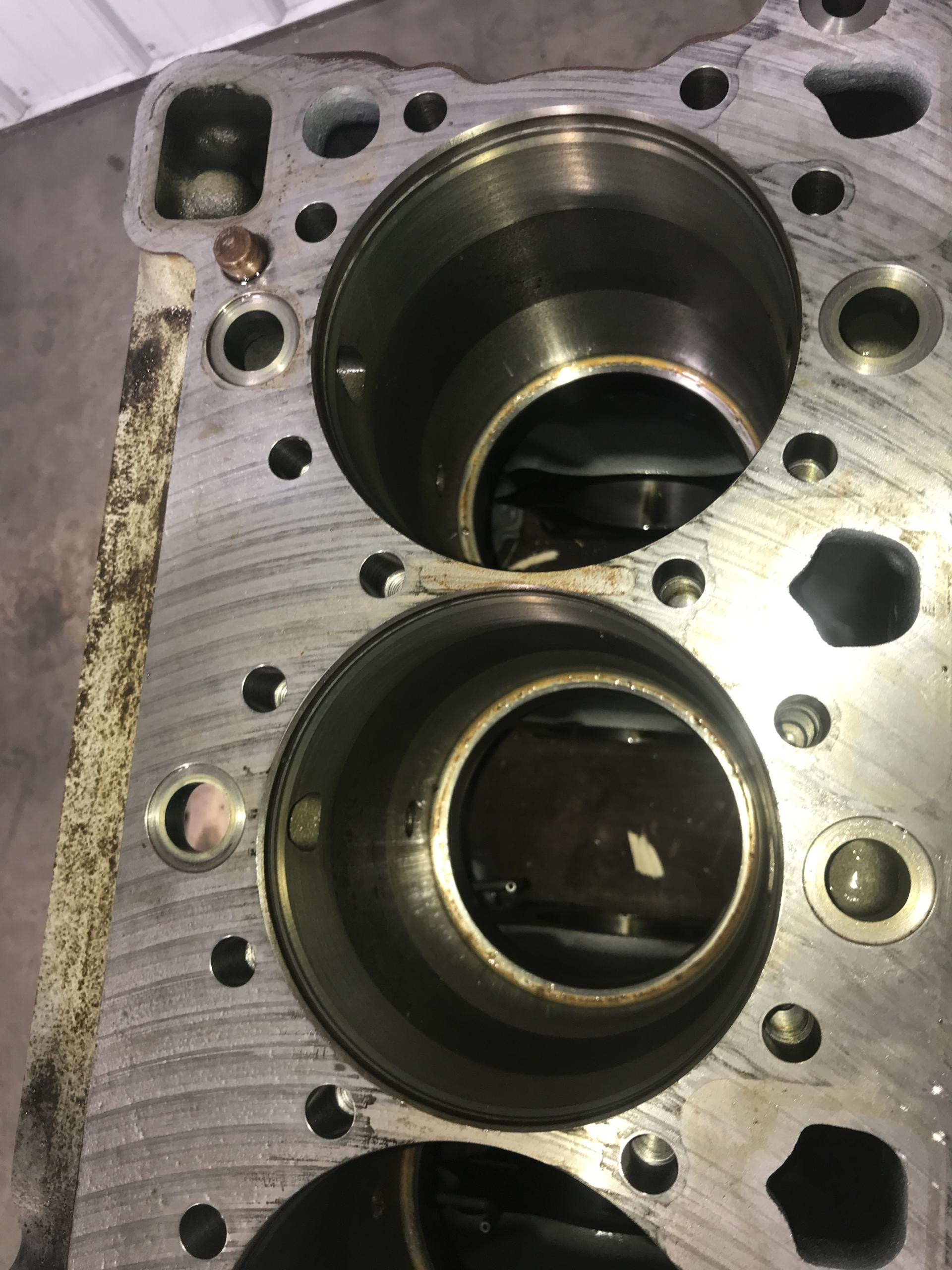 R47119 | Detroit DD13 Engine Block for Sale