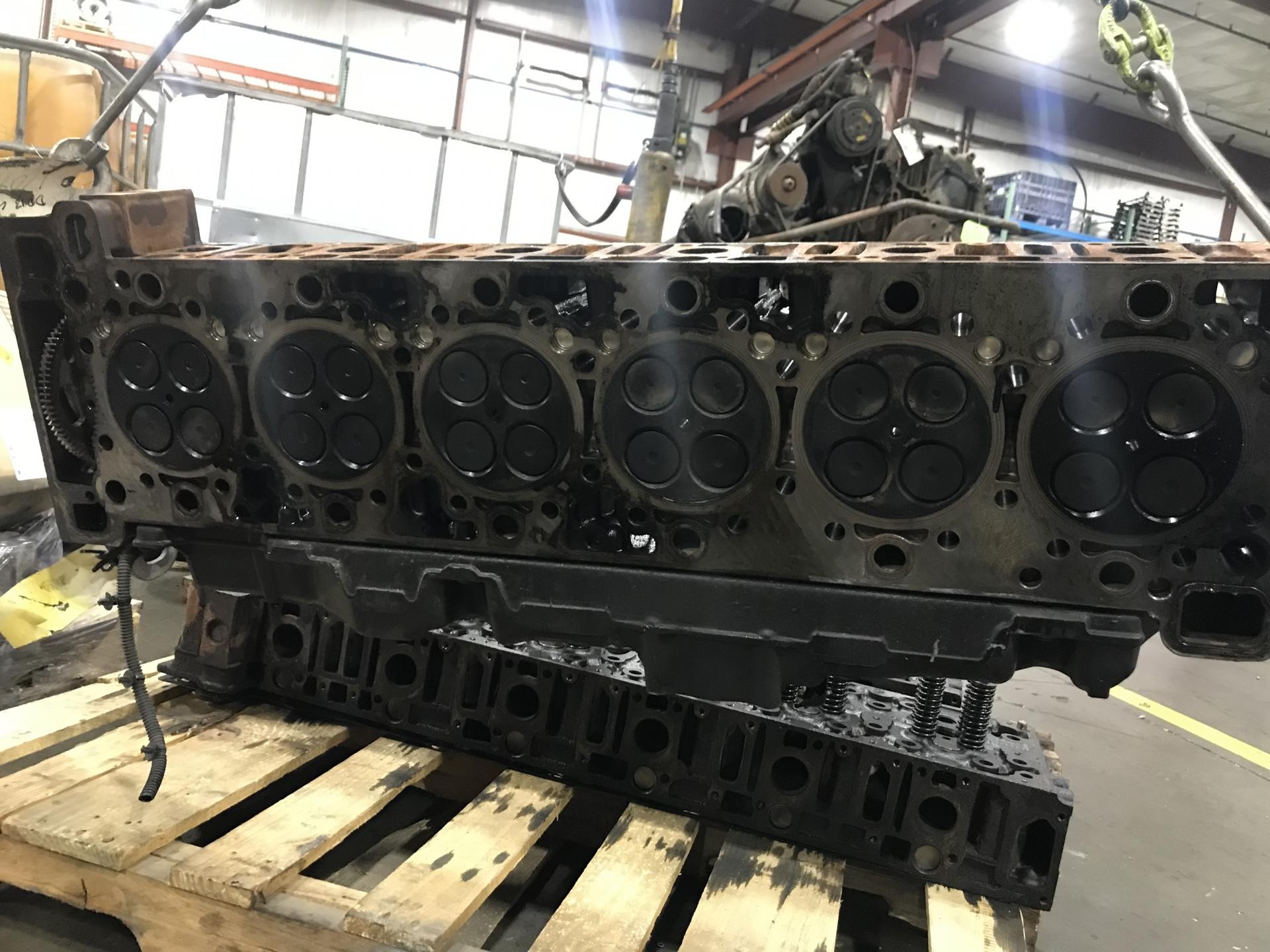 47111 | Detroit DD15 Engine Cylinder Head for Sale