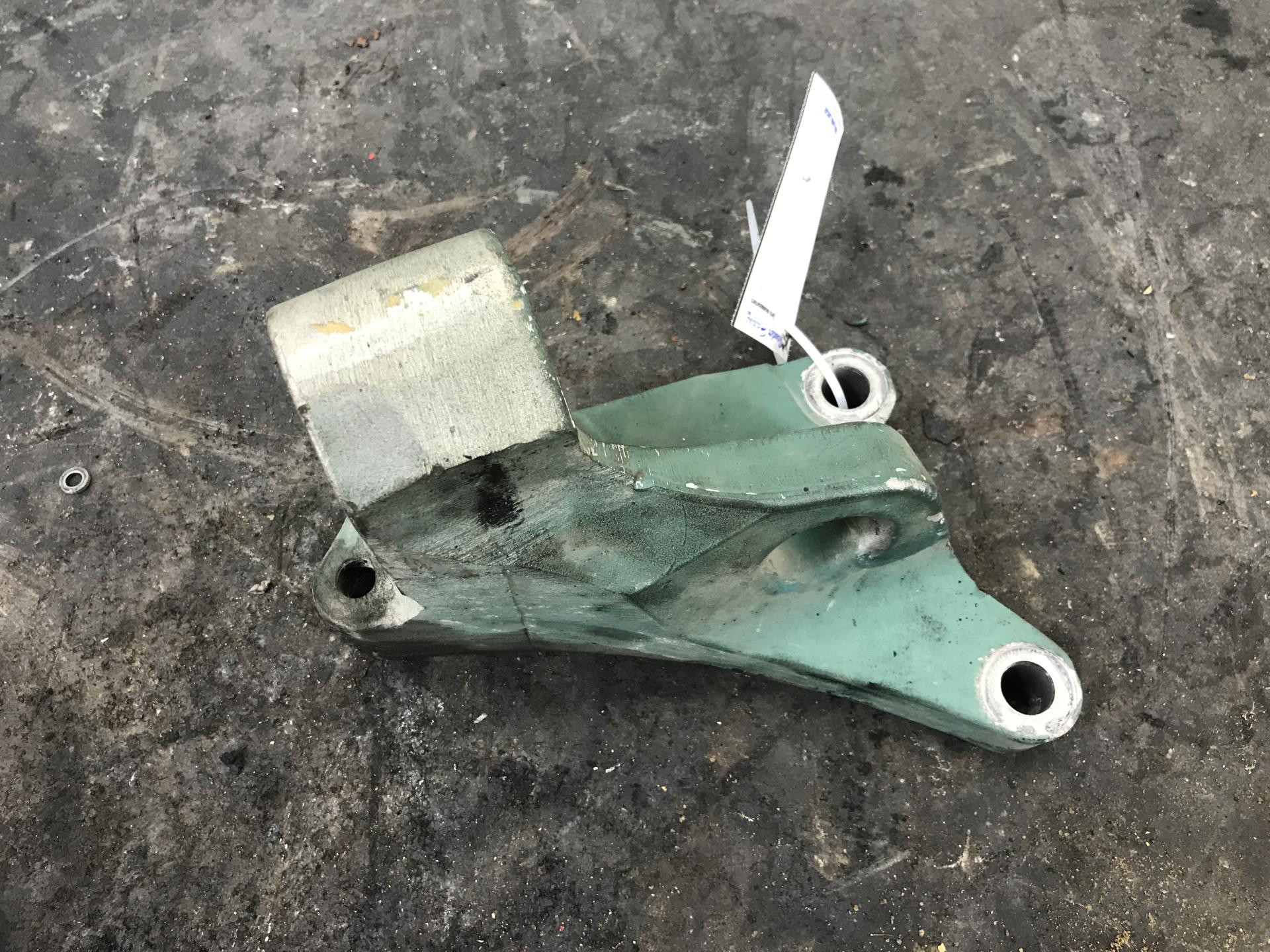 20908871 | Volvo D13 Engine Mount for Sale