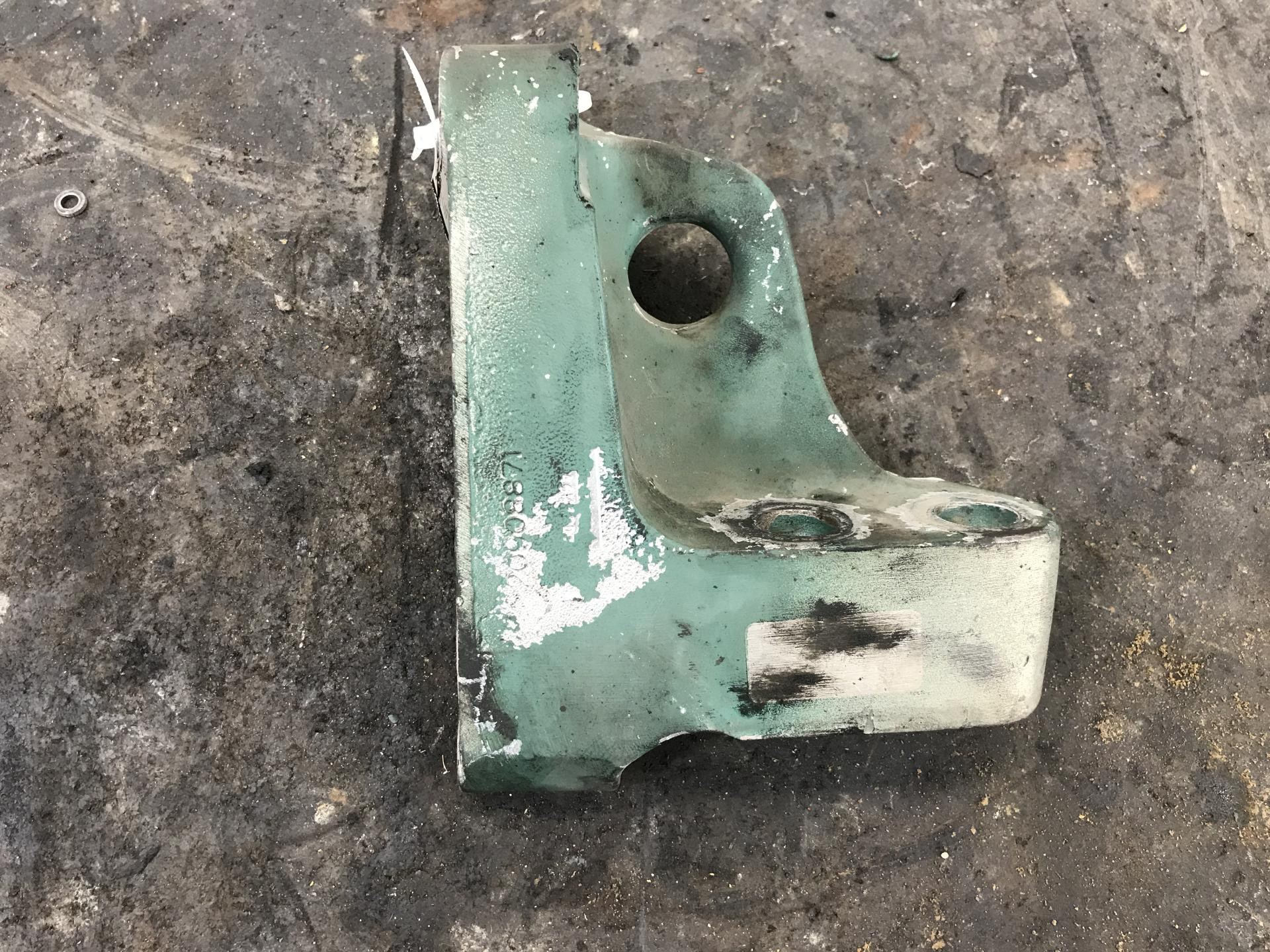 20908871 | Volvo D13 Engine Mount for Sale