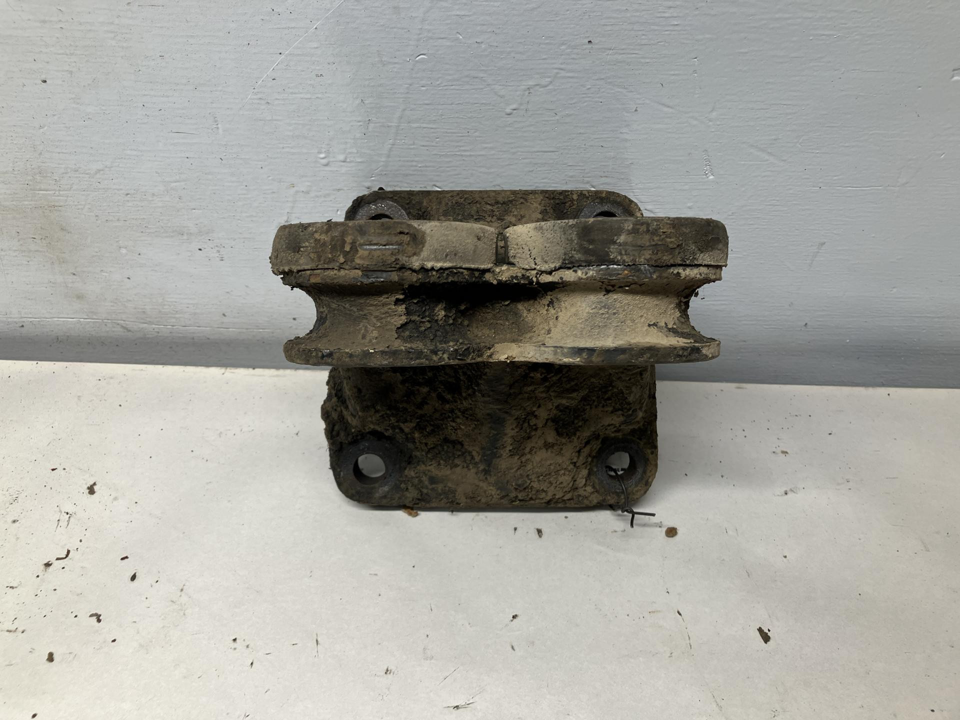 11QL4969M | Mack E7 Engine Mount for Sale