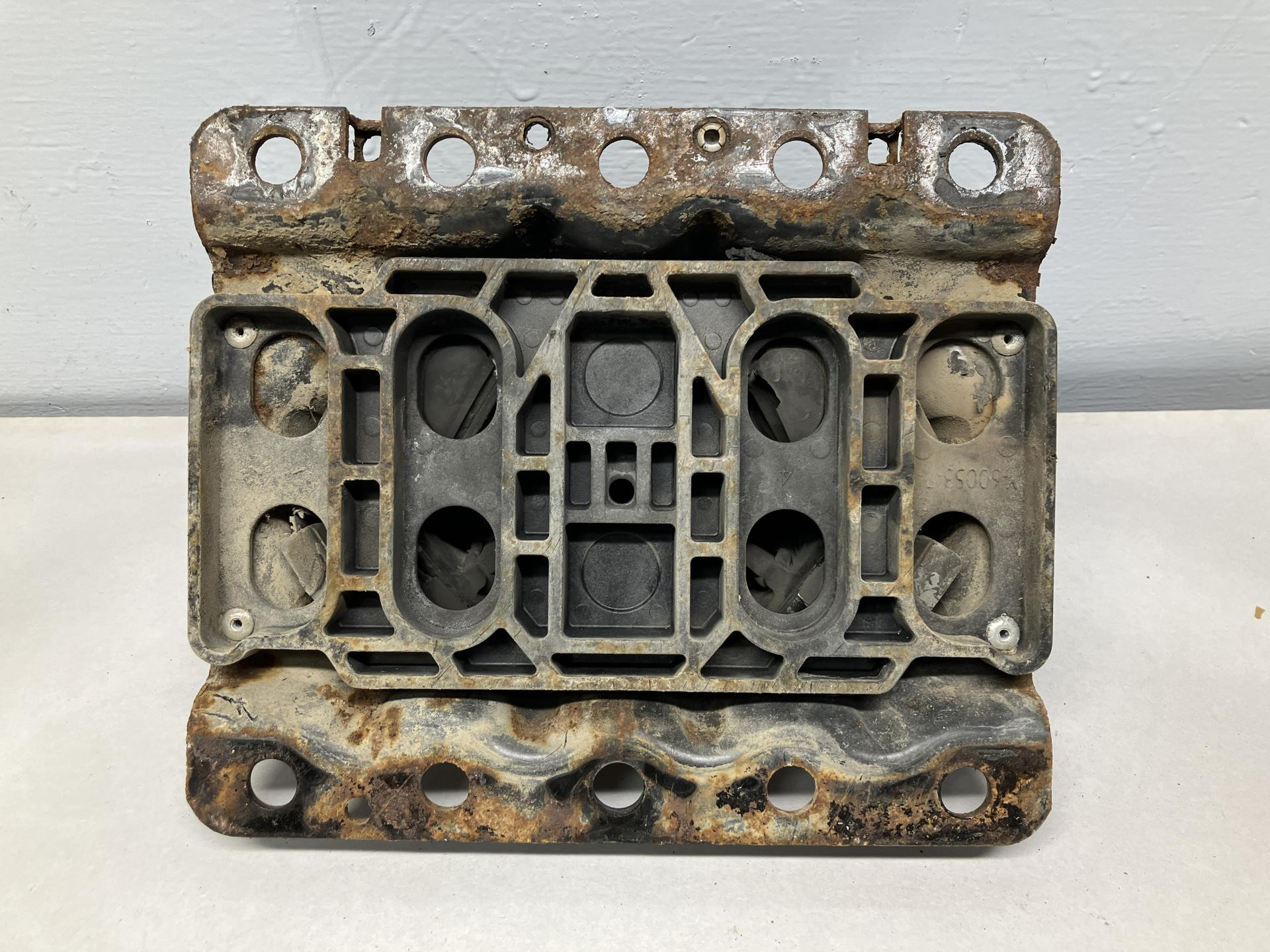 Y-60053-7-1 | Mack MP8 Engine Mount for Sale